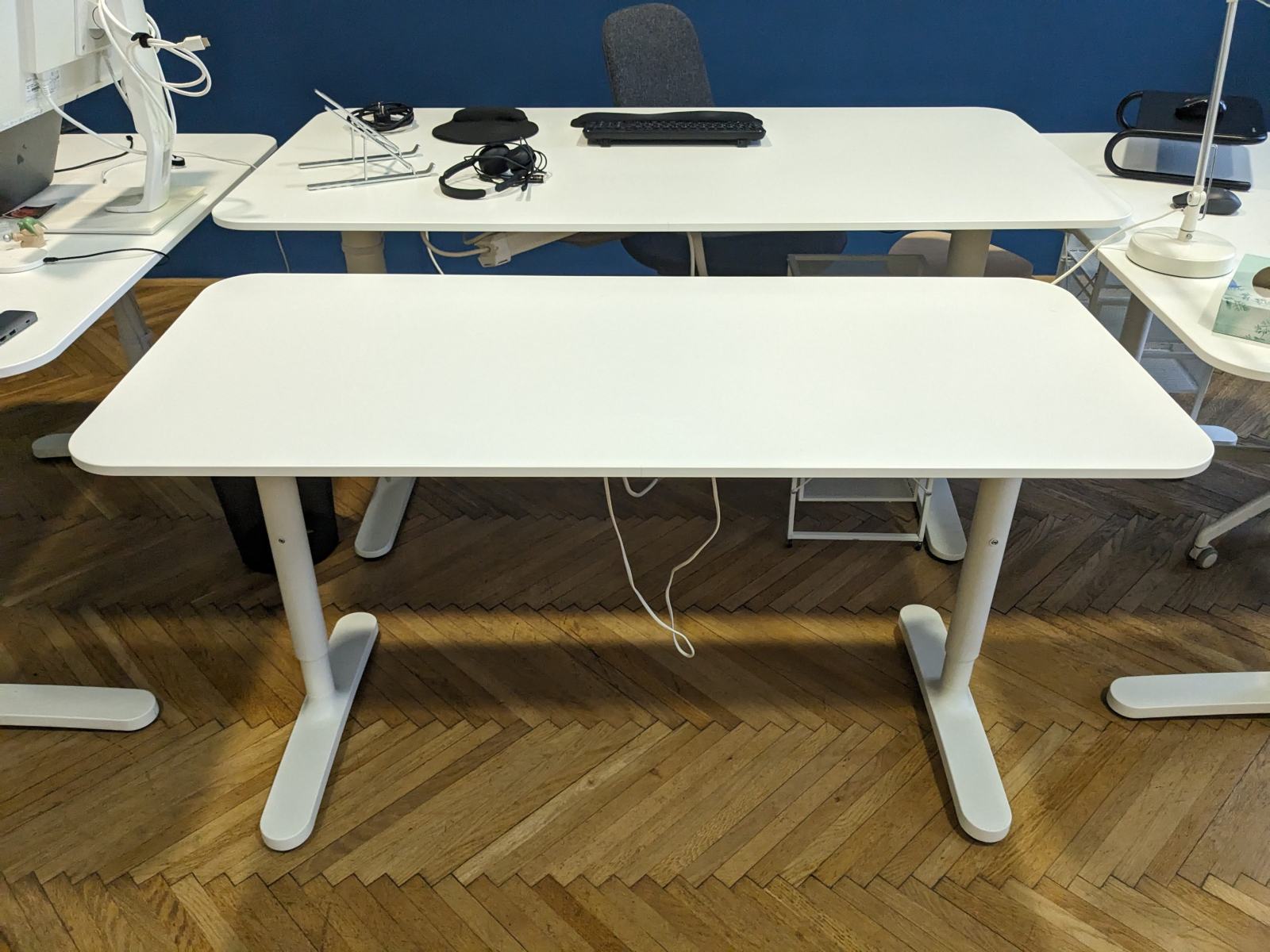 Ikea BEKANT Radni stol (bijeli, 140x80)