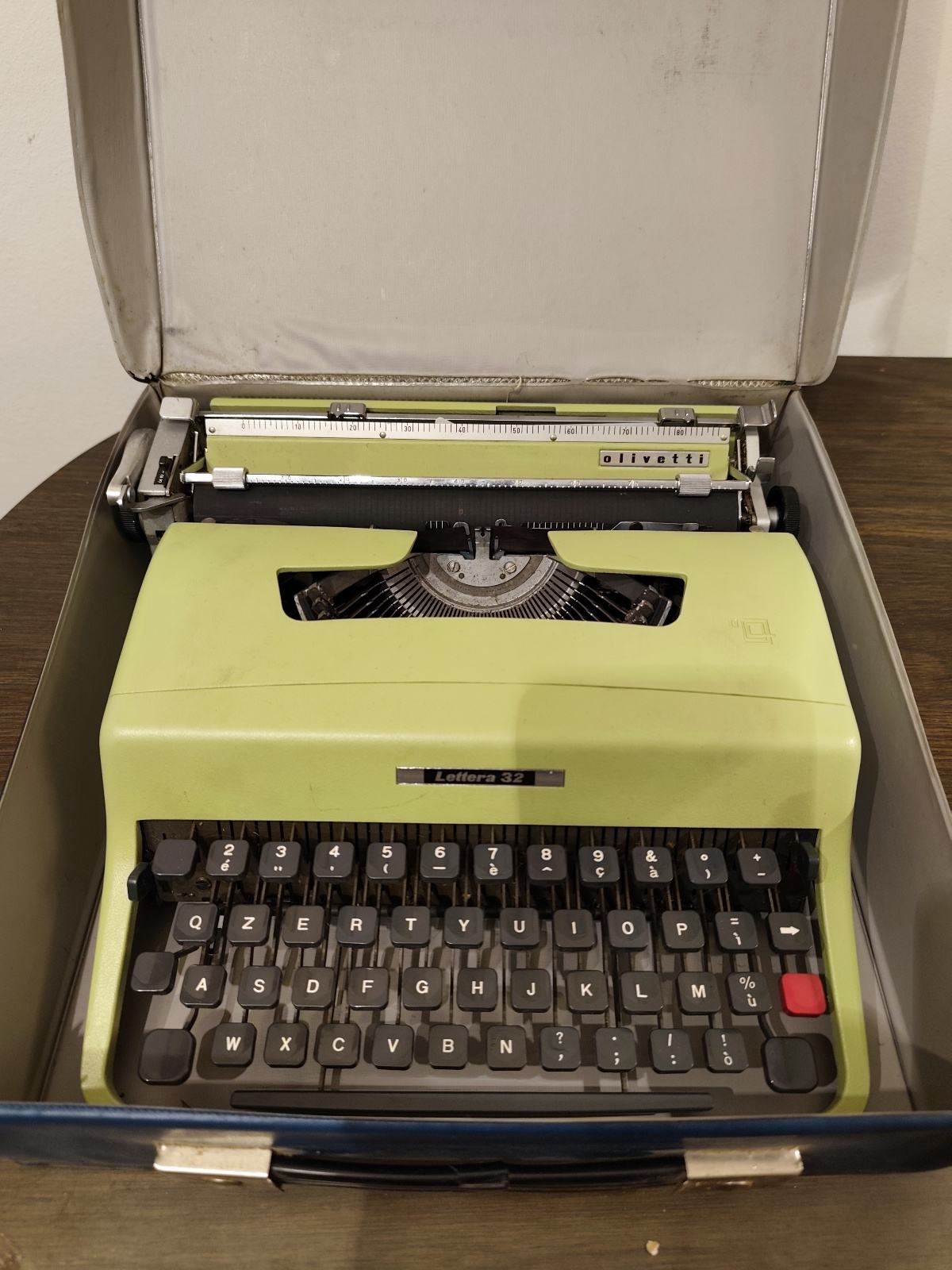 Olivetti Lettera 32 pisaća mašina
