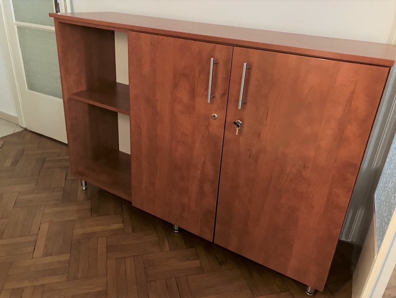 VIŠE UREDSKIH ORMARA RAZNIH DIMENZIJA