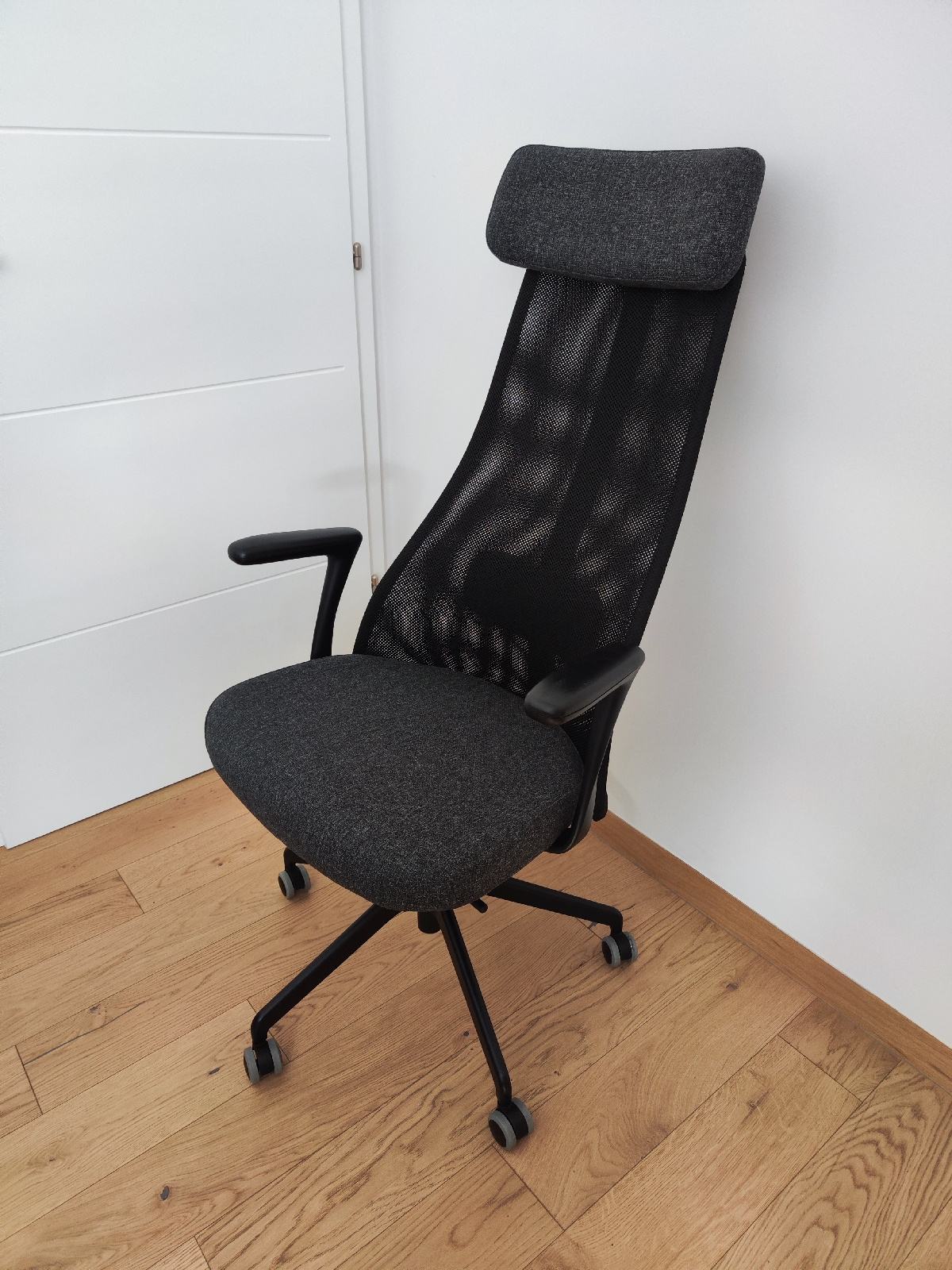 Ikea JÄRVFJÄLLET radni stolac, tkanina (ne koža)