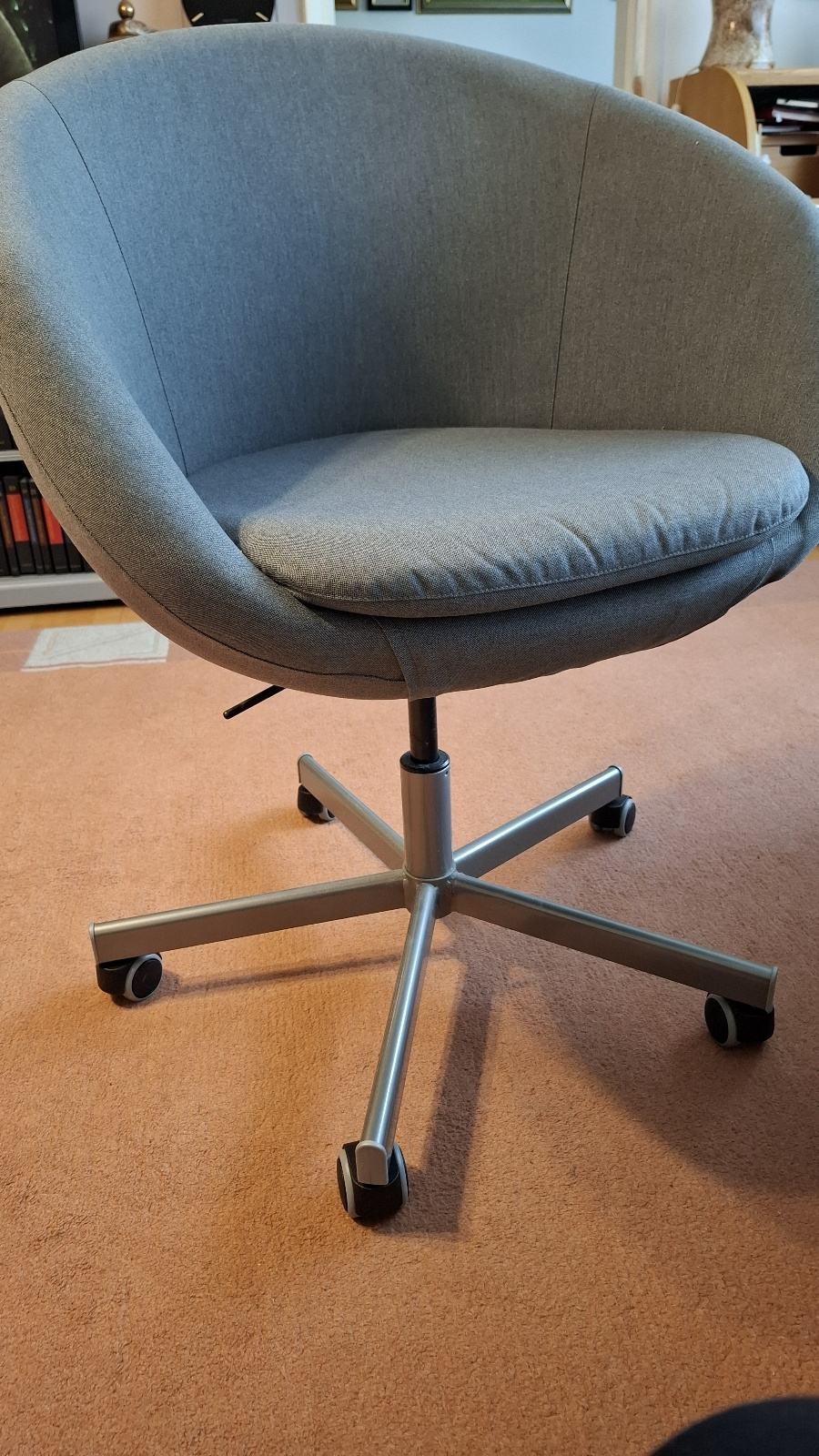 Ikea SKRUVSTA uredska stolica na kotačima