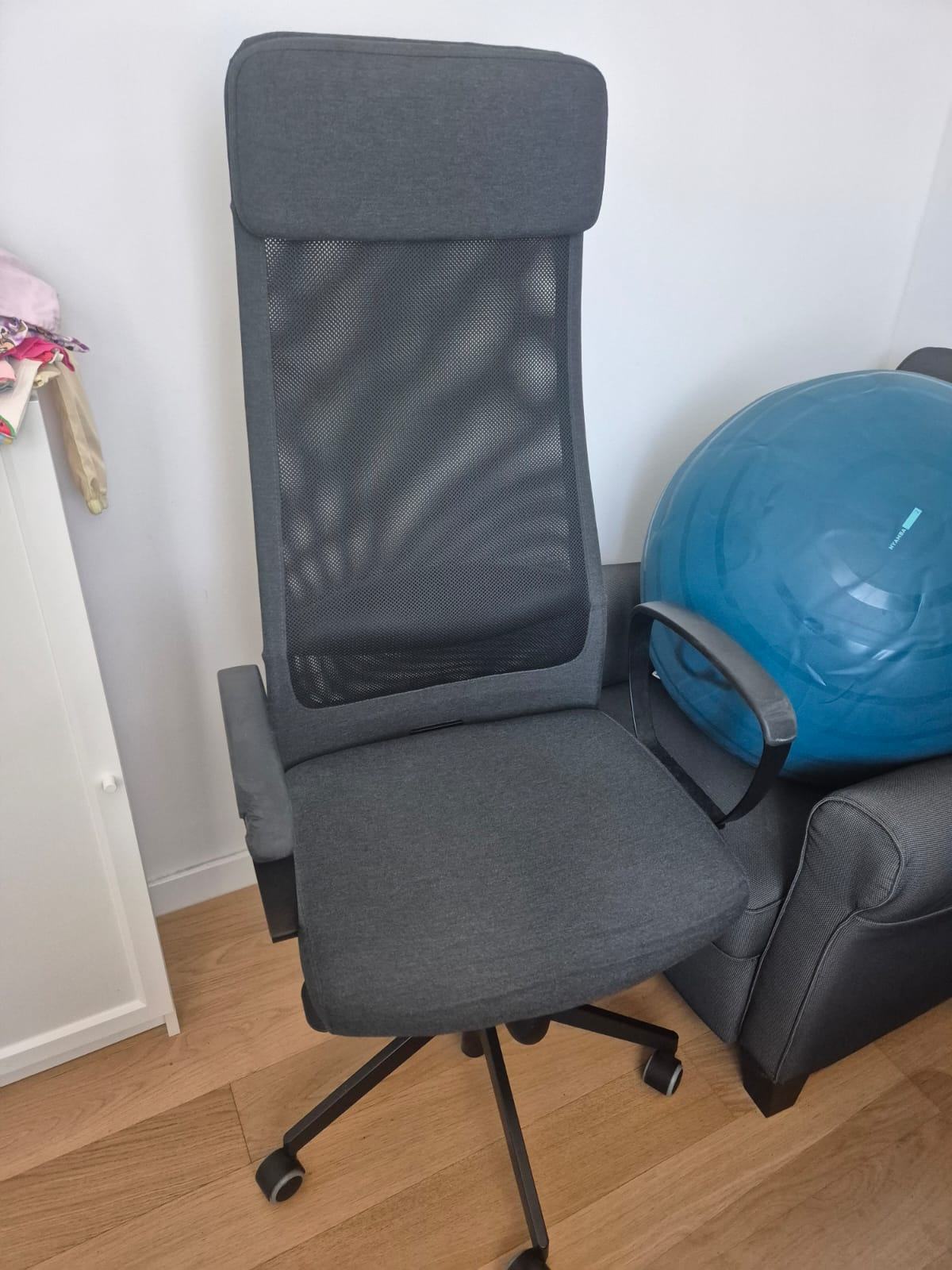 Markus uredski stolac