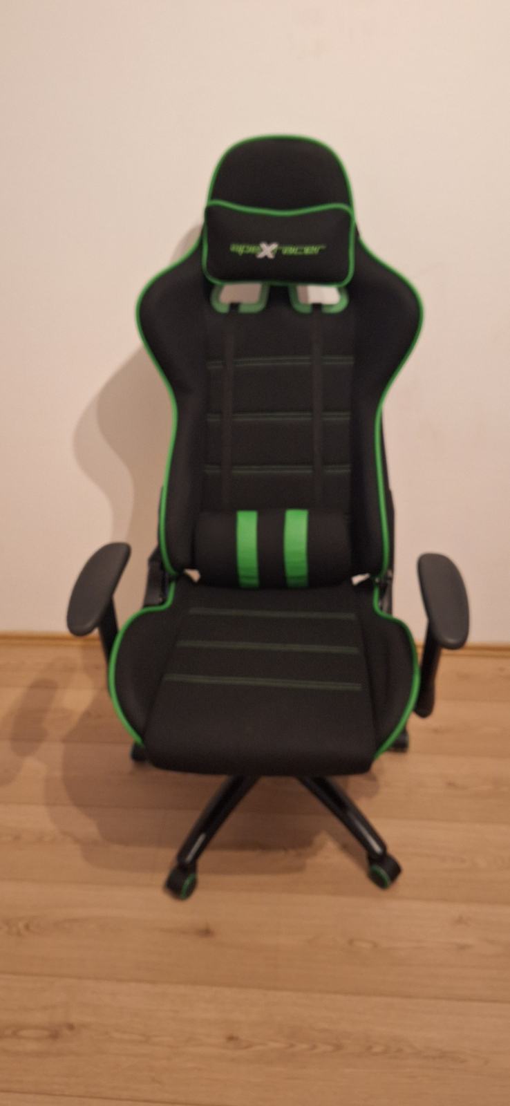 Prodajem Gaming Stolicu Apex Racer