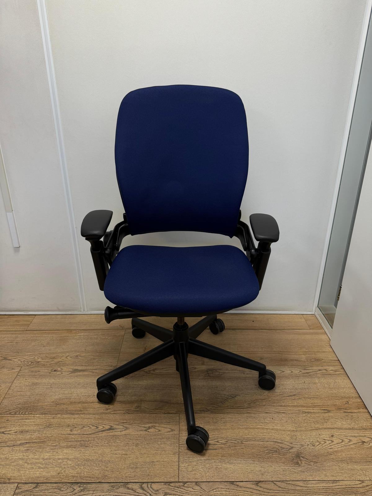 Steelcase Leap V2 Full Option Blue (Showroommodel)