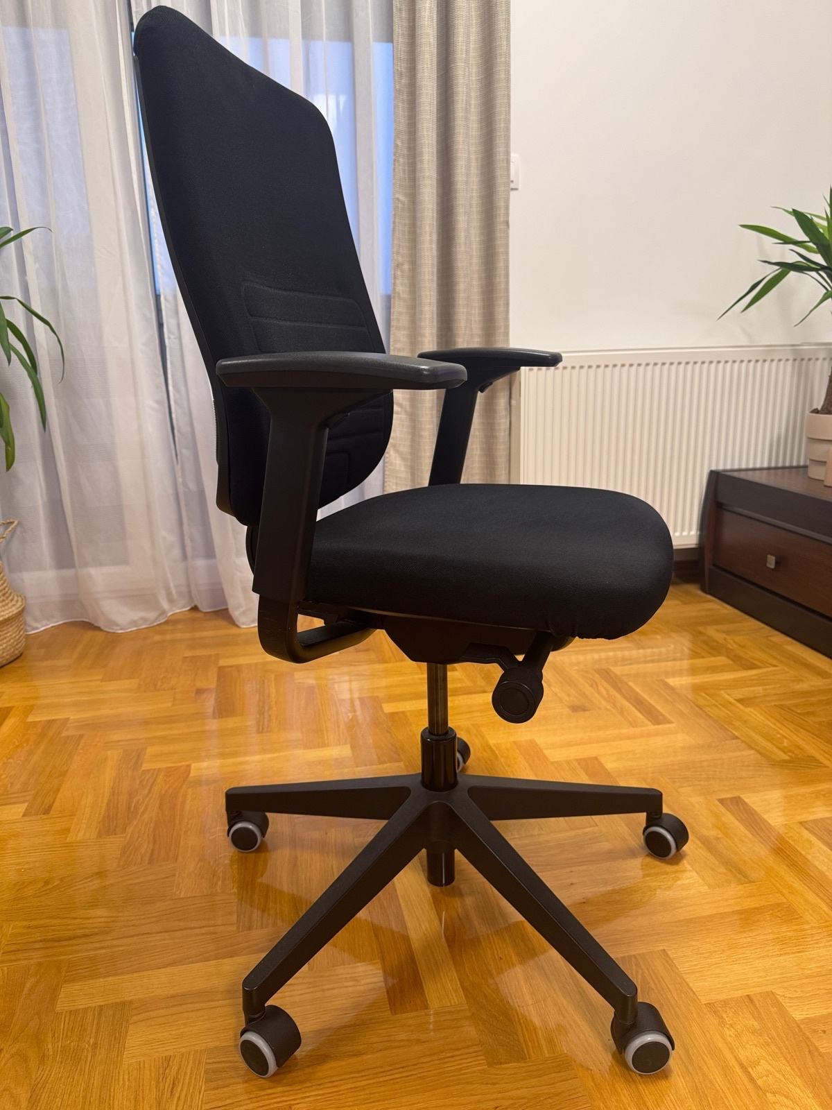 Stolica Steelcase - Model “Reply”