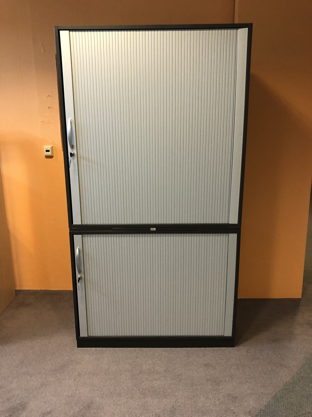 Ormar uredski(rolo vrata)-WINI