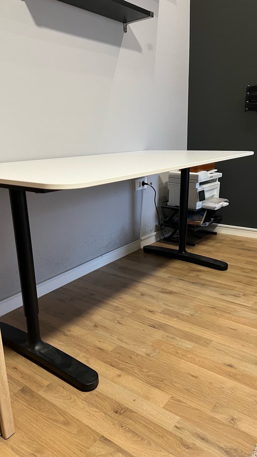 BEKANT radni stol 160x80