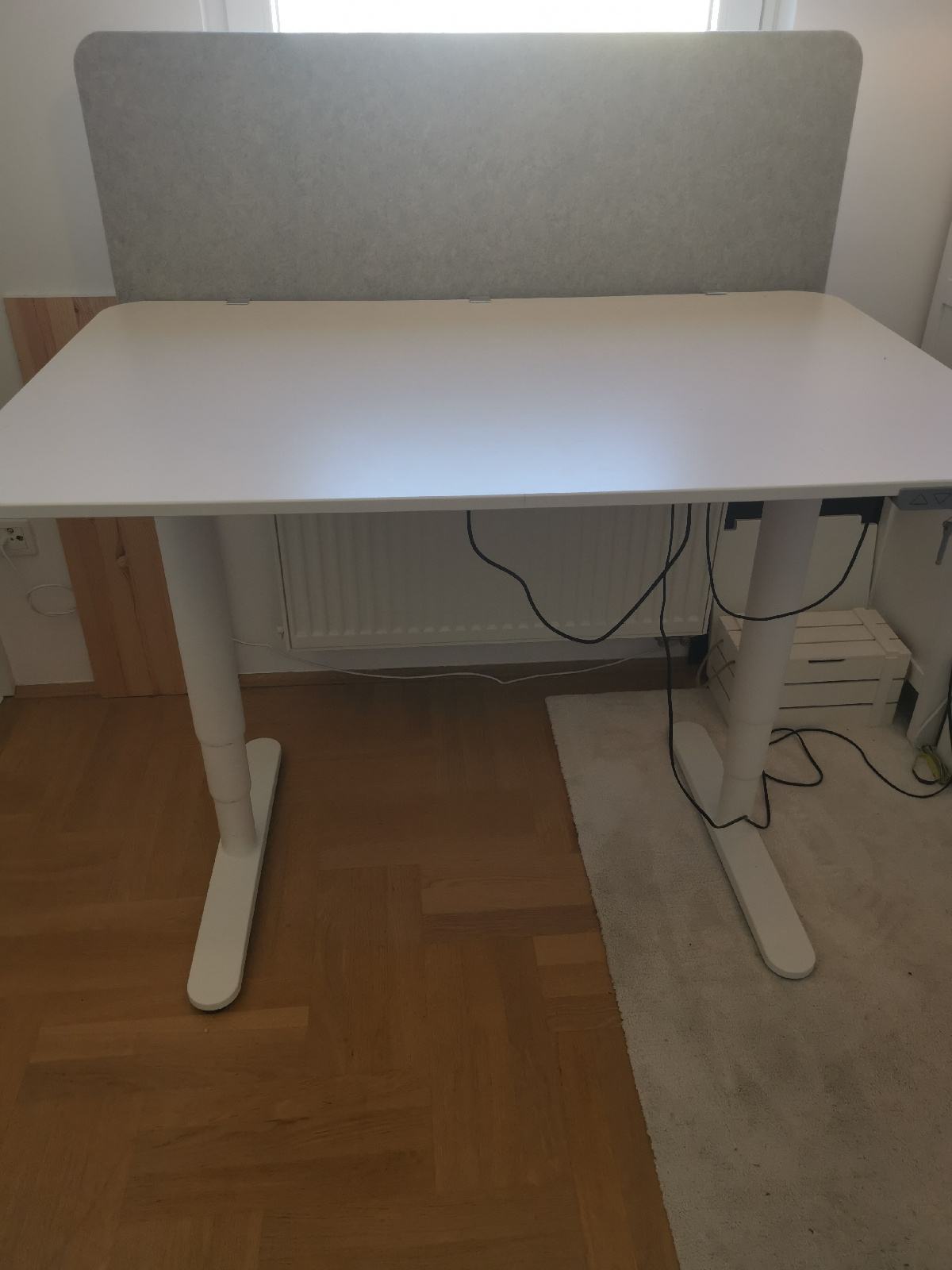 IKEA Bekant električni podizivi radni stol