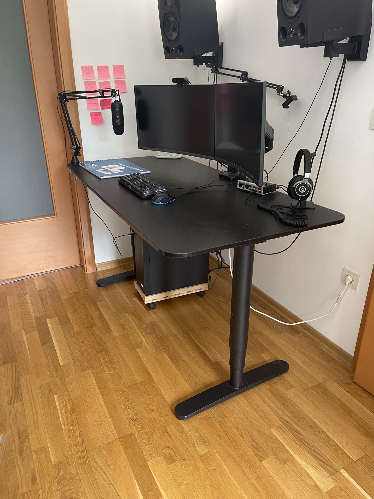 IKEA BEKANT Sit/Stand Desk - 160x80 cm