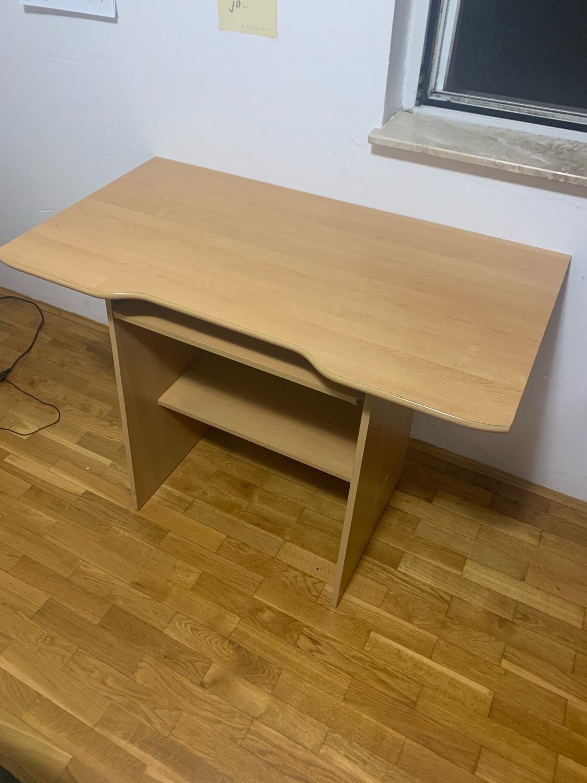 Prodajem uredski stol