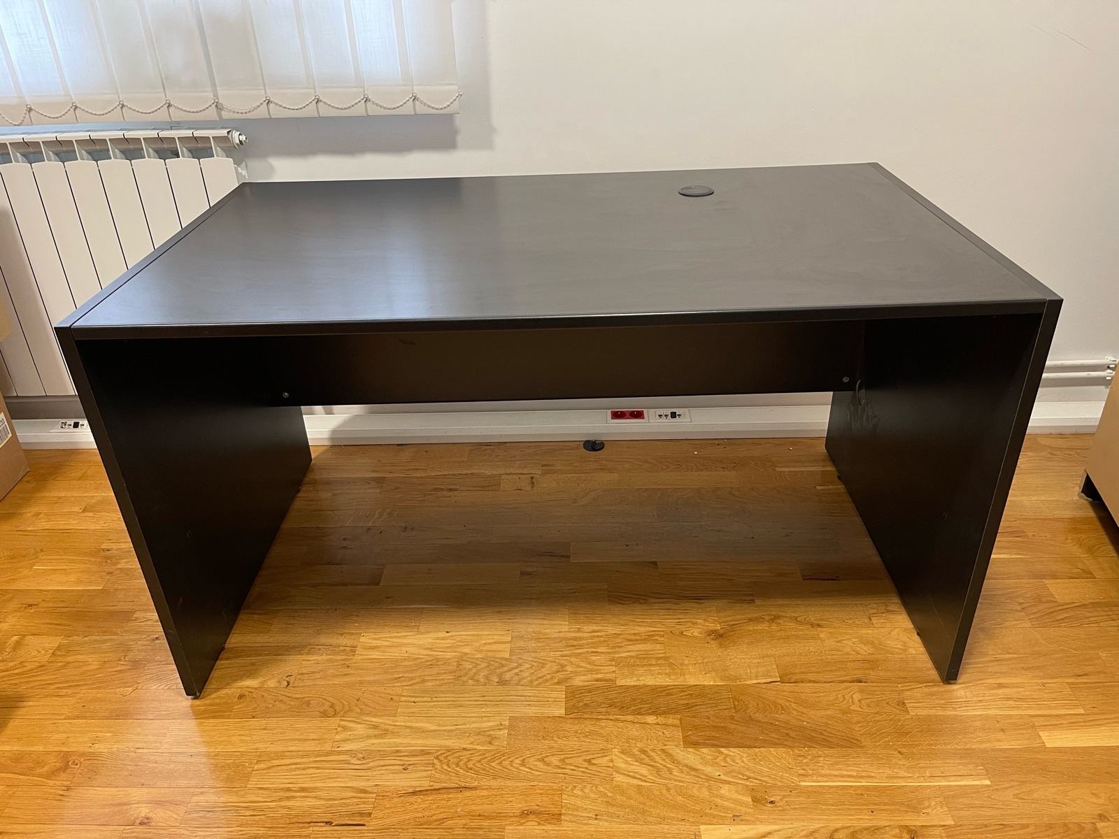 Uredski stol 140x80x74