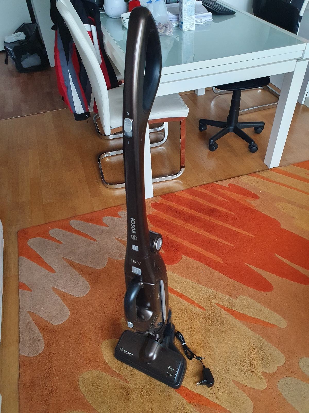 Bosch Move 2in1 18V ručni akumulatorski usisavač