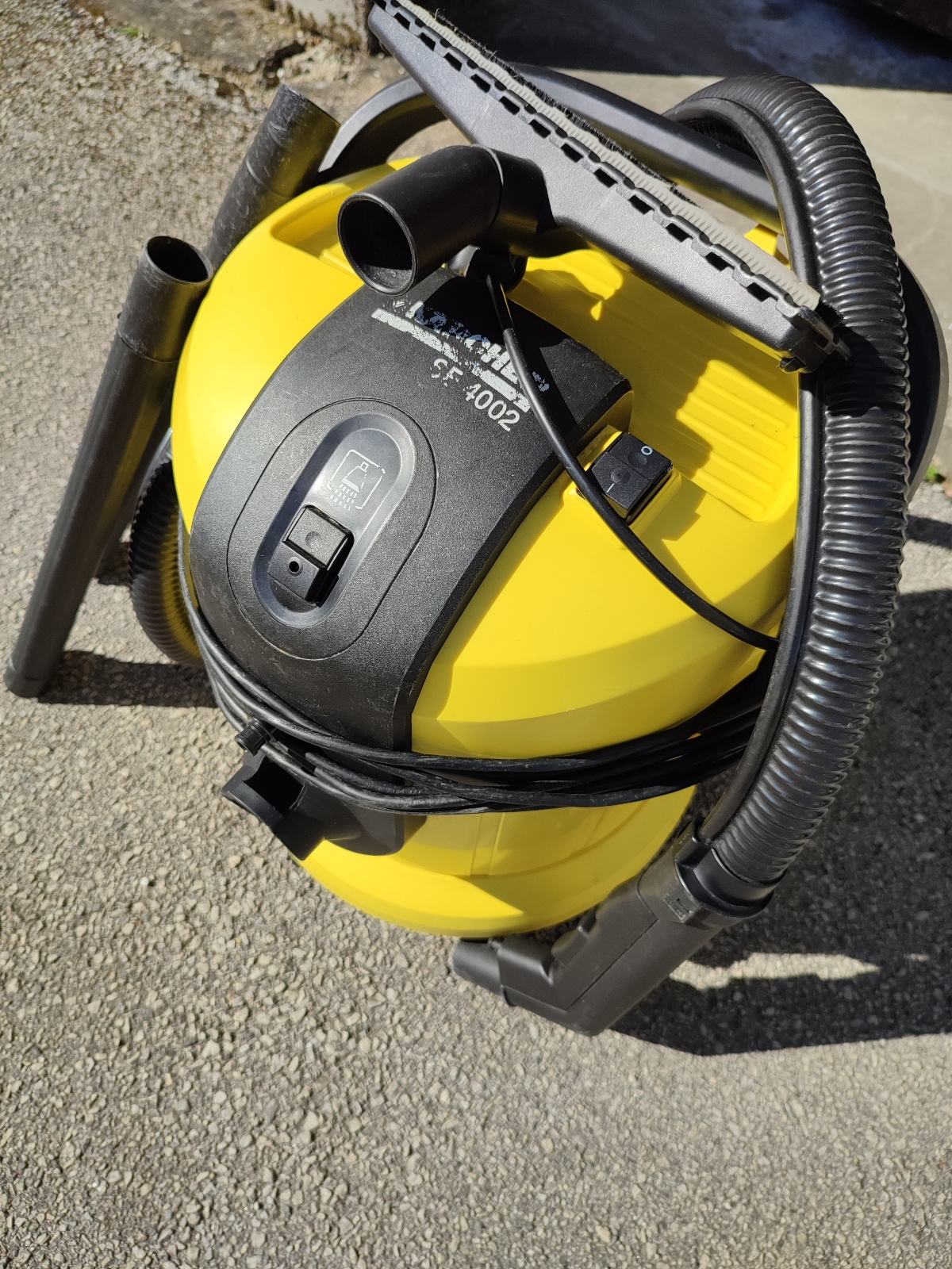 Karcher usisavač SE 4002