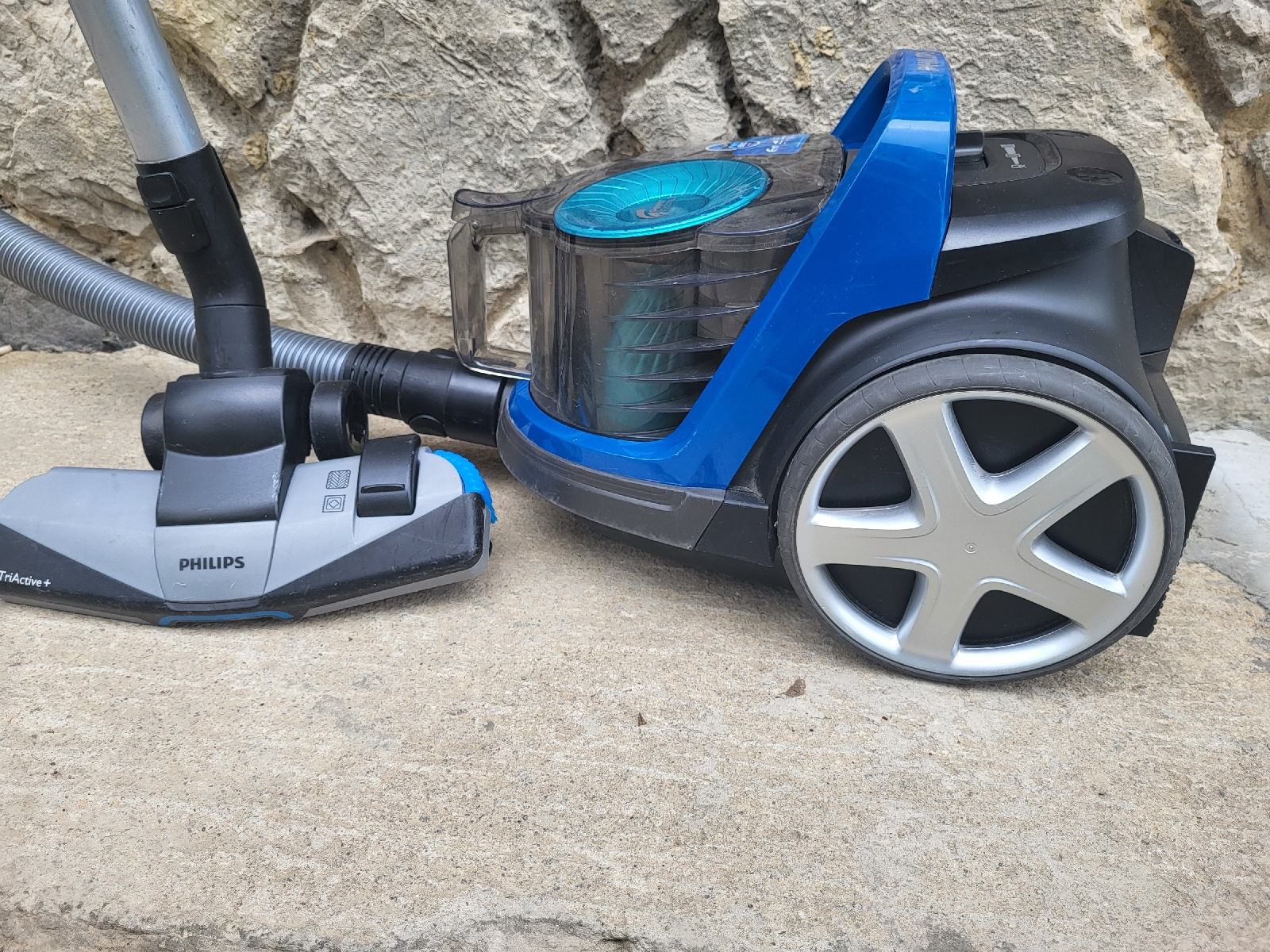 Philips PowerPro active Cyclone7 usisavač