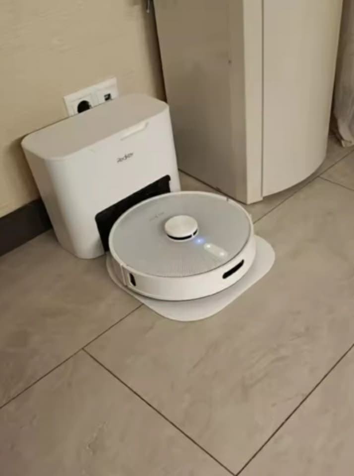 ROBOTSKI USISAVAC NOVO