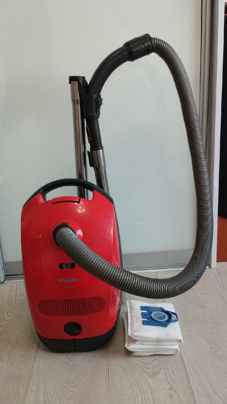 USISAVAČ MIELE S2 110 300-1600W