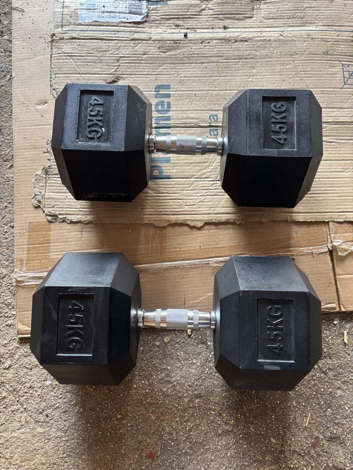 Prodaju se Hex. gumene bučice 45 kg(2 kom)