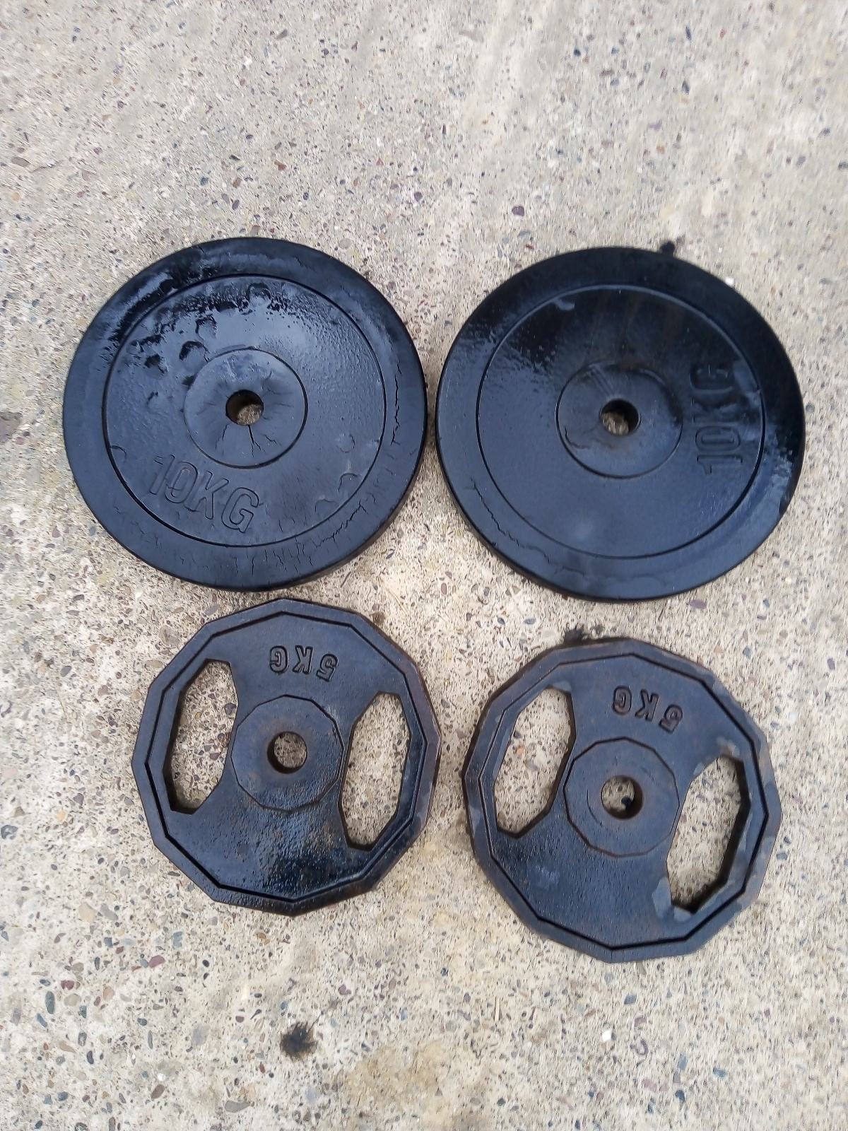 Utezi od 10 kg i od 5 kg