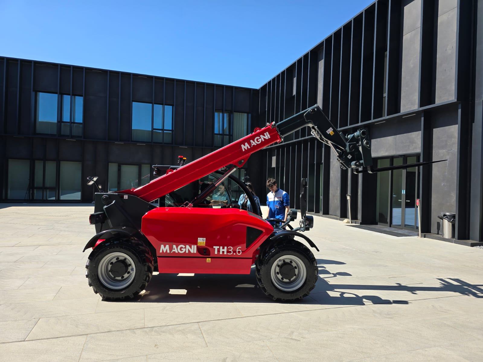 TELESKOPSKI VILIČAR MAGNI TH 3.6