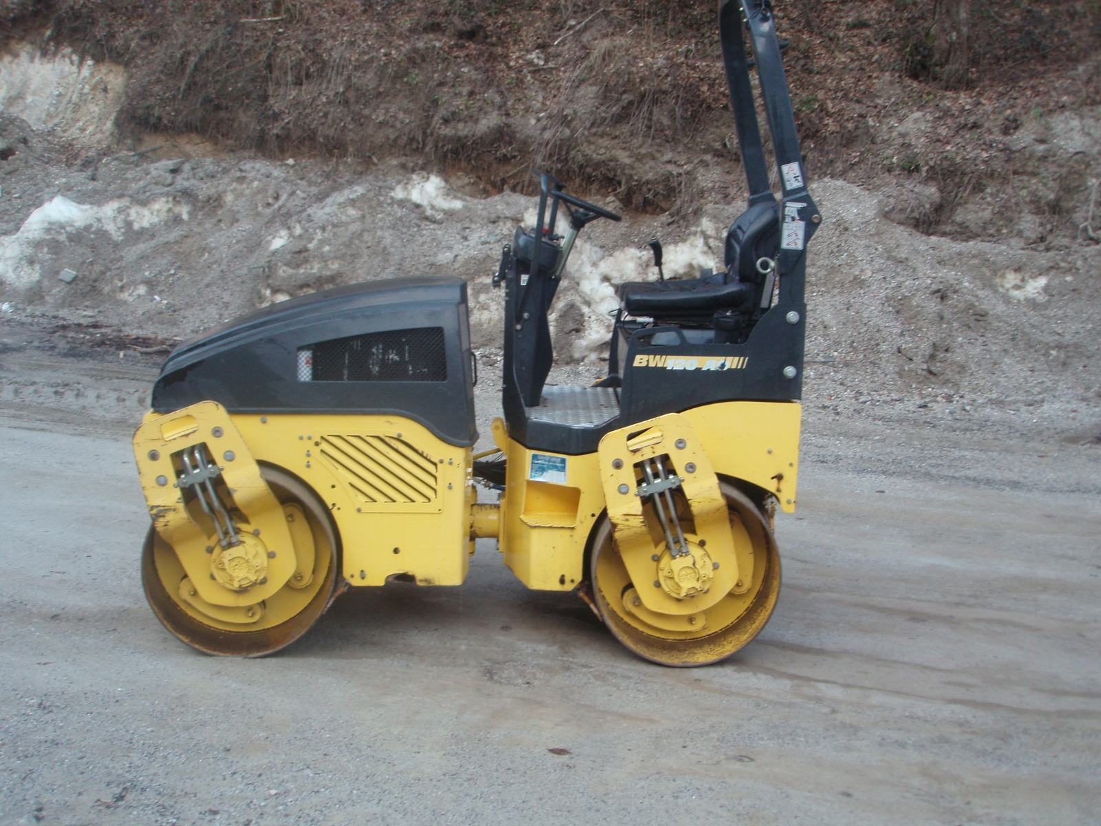 VALJAK BOMAG BW 120 AD