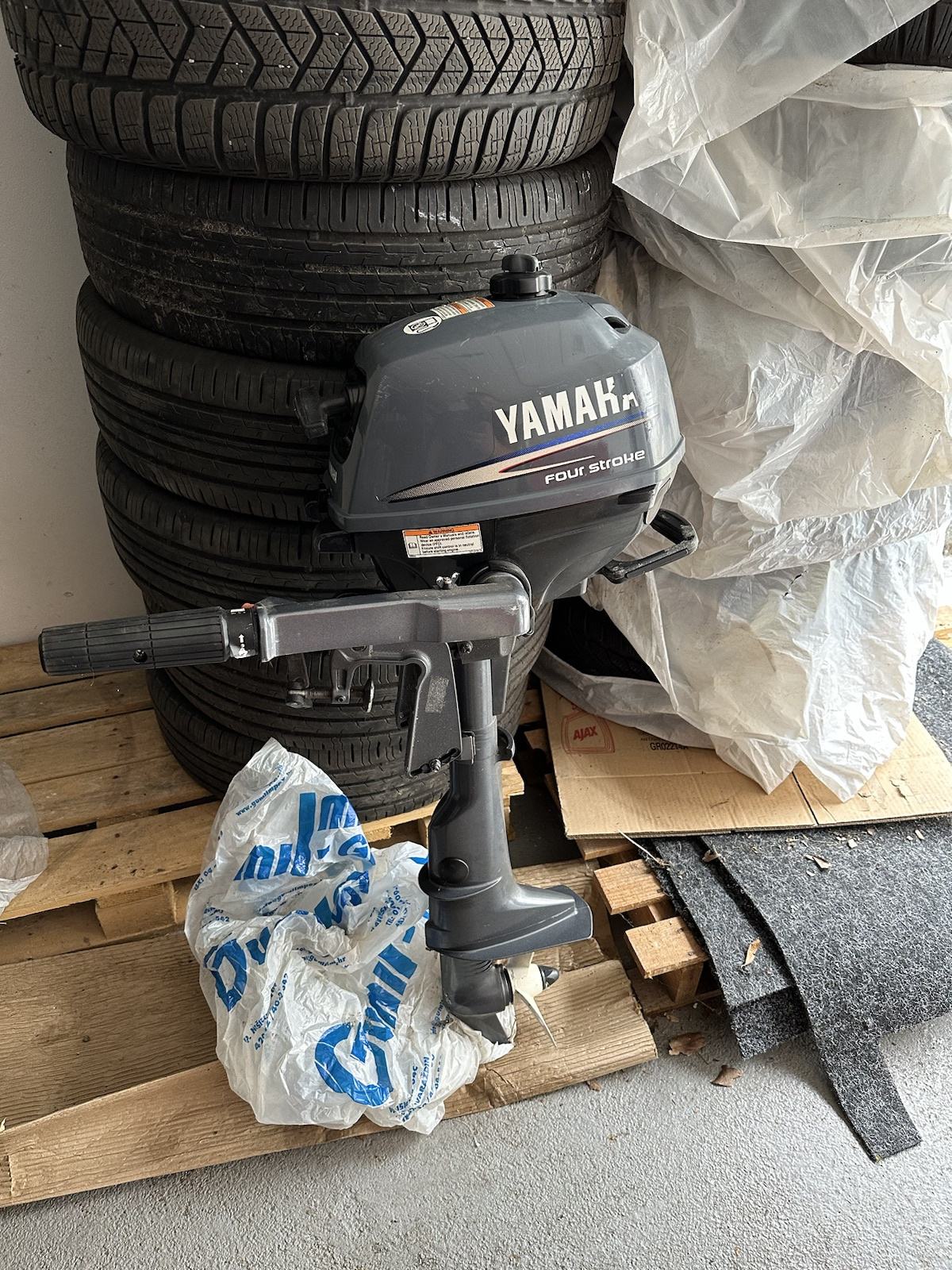 Vanbrodski motor Yamaha 2.5 ks