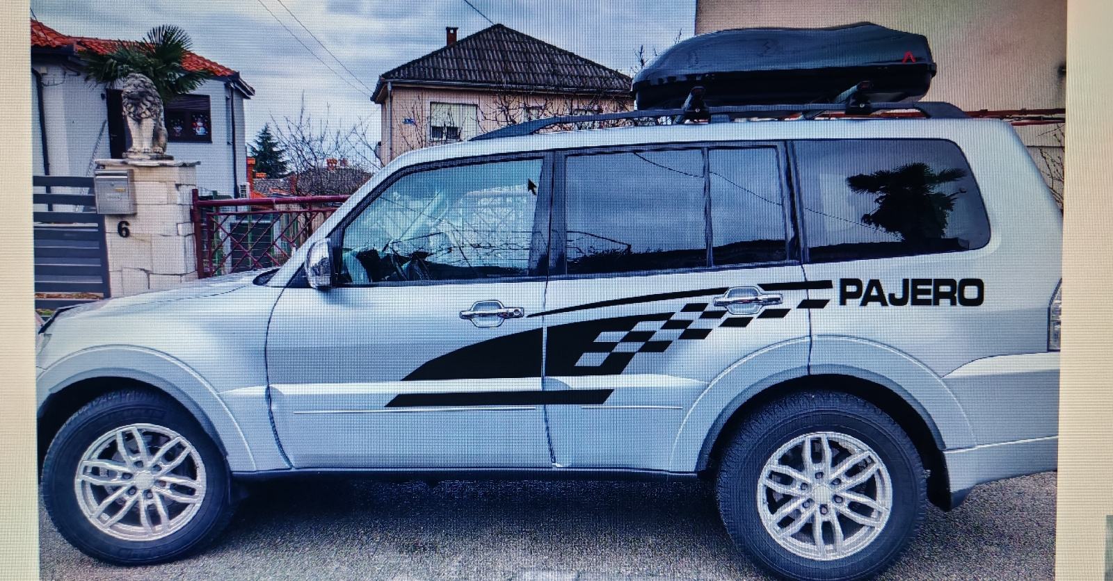 NALJEPNICE ZA MITSUBISHI PAJERO