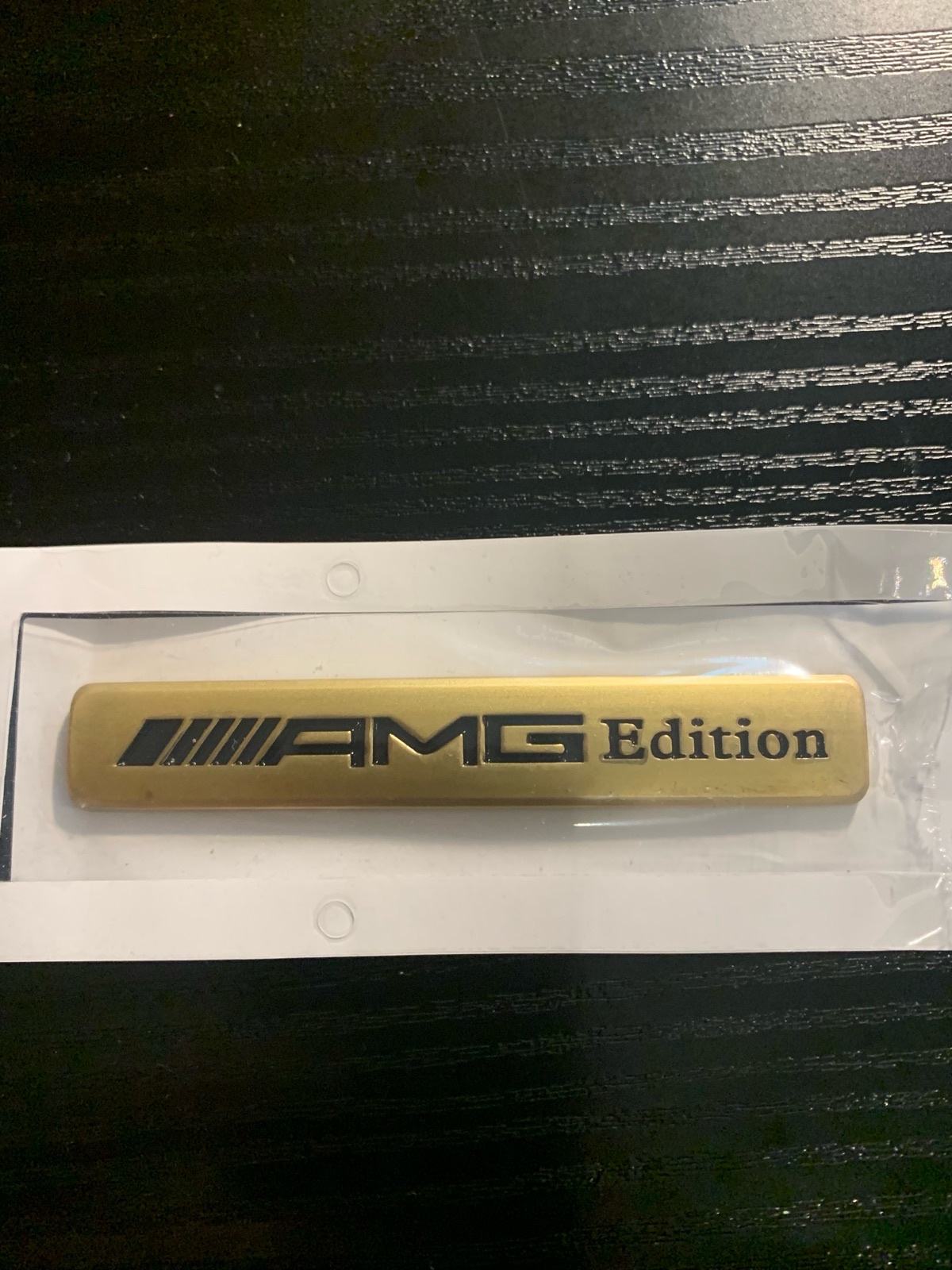 Prodajem AMG gold emblem za MB