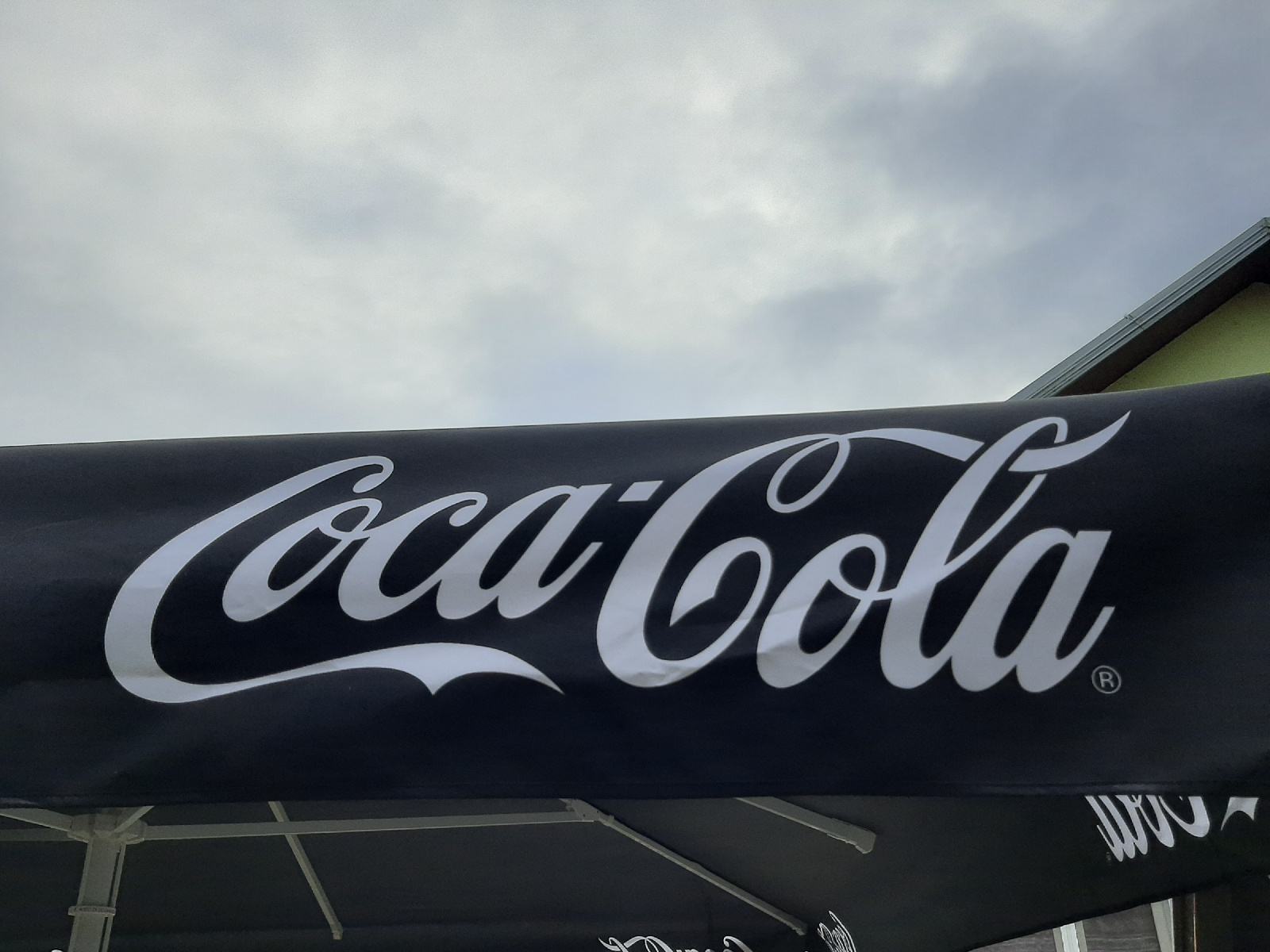 Ugostiteljski suncobran Coca Cola