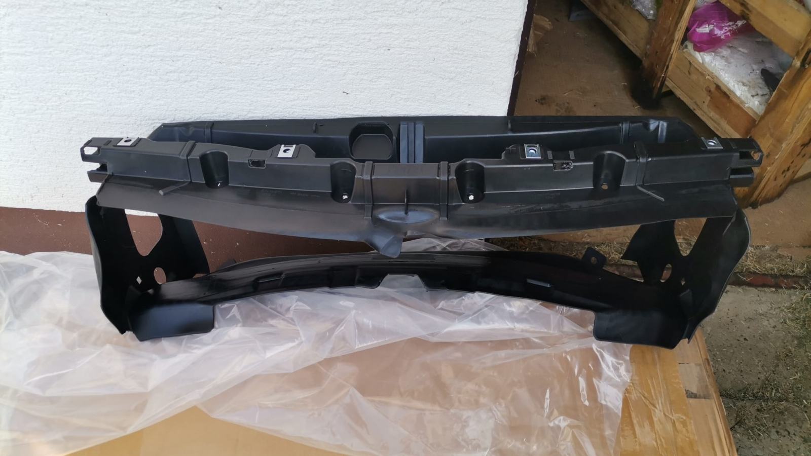 BMW F20,F21 usmjerivač zraka 51747245771, NOVO