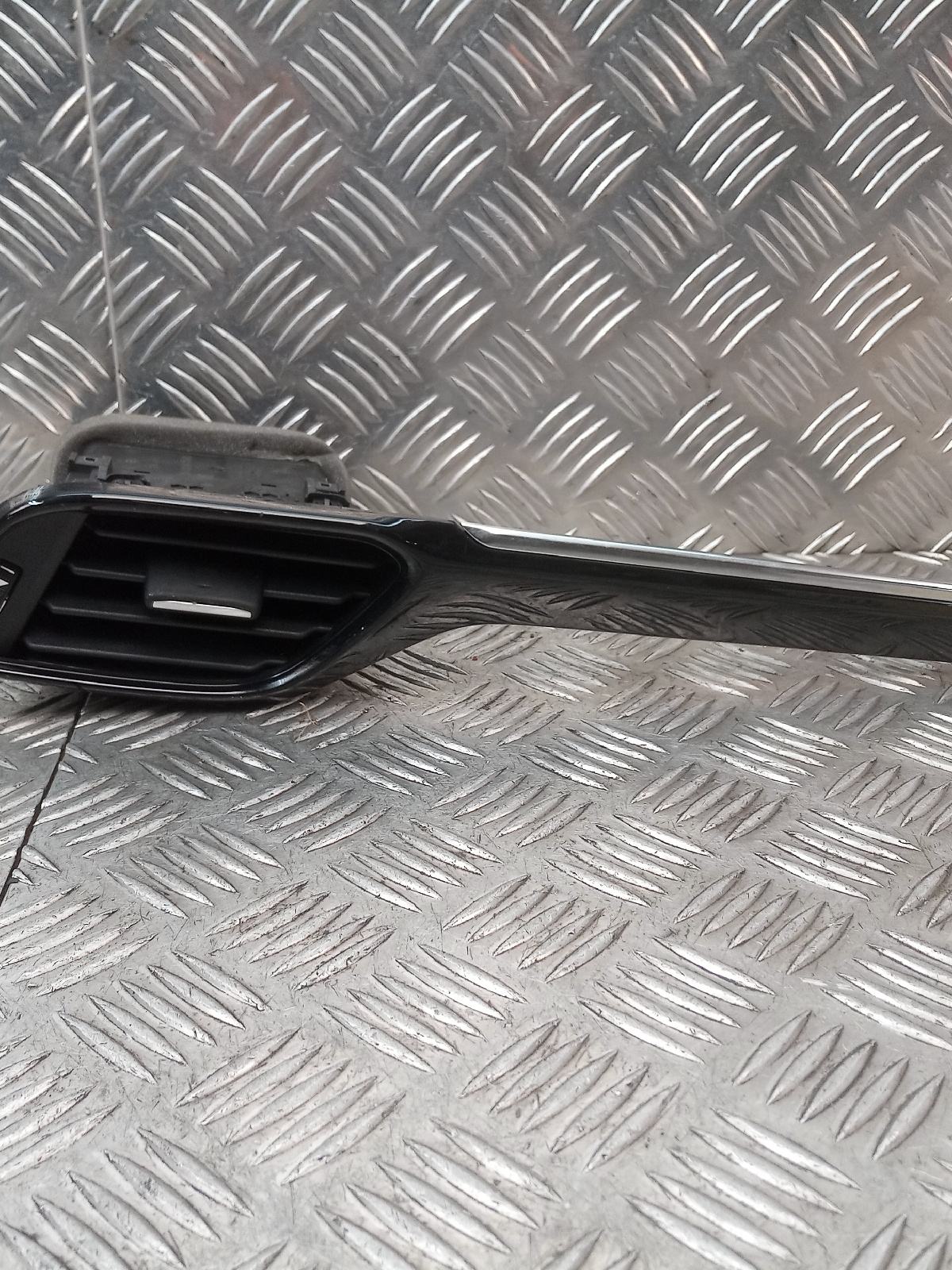 FORD FIESTA 7 DESNA REŠETKA VENTILACIJE GRILA H1BBA018B08