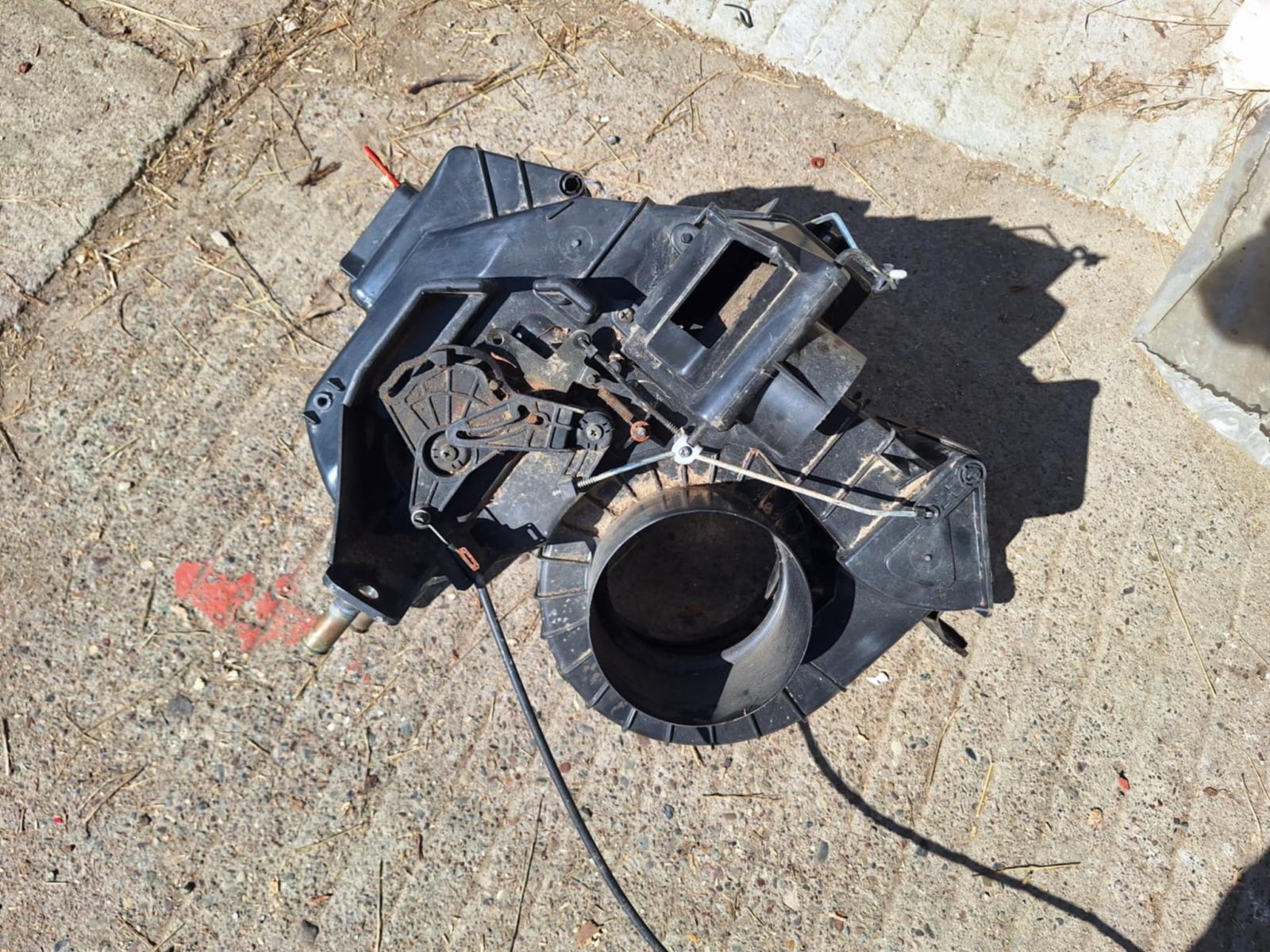 kuciste ventilacije kia pride 2000g.