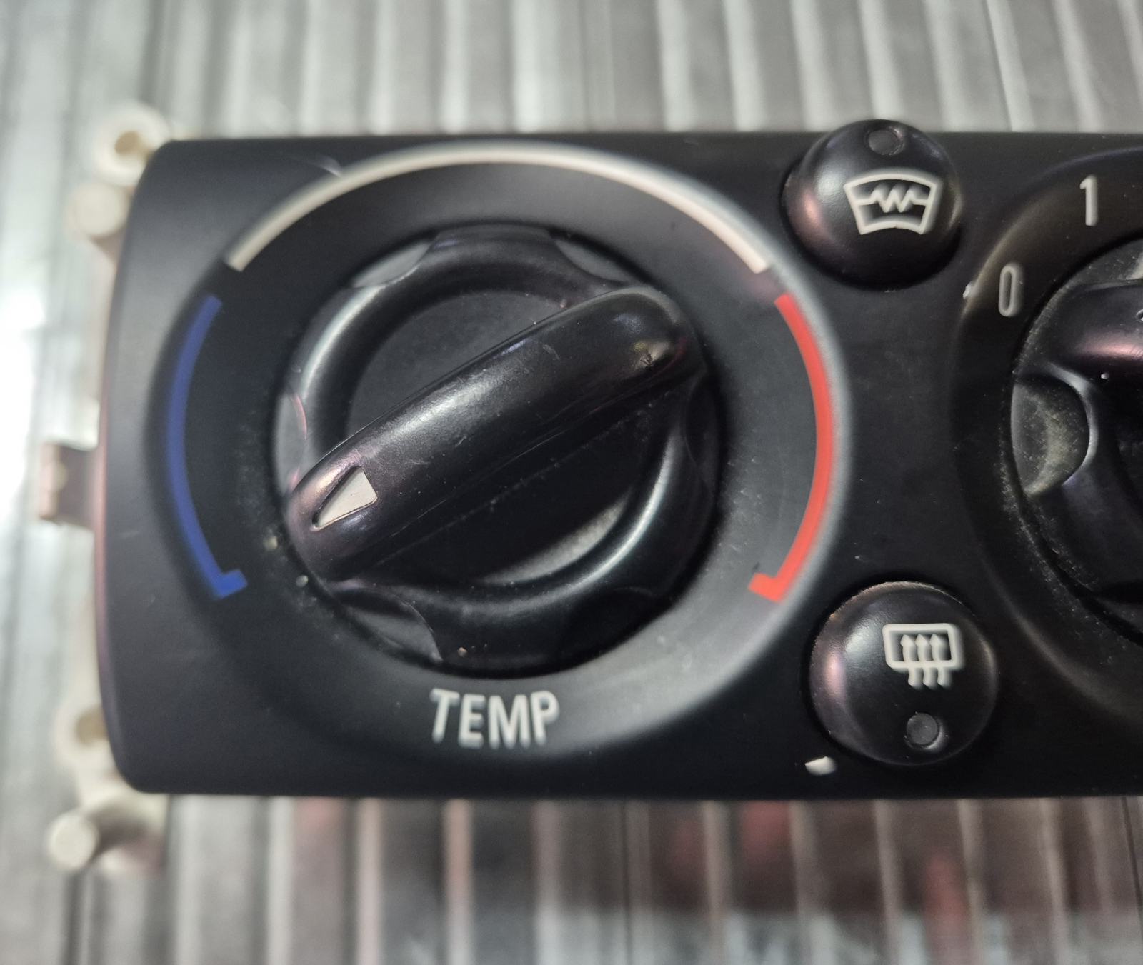 MINI COOPER R50 R52 R53 PREKIDAČI KLIMA UREĐAJA