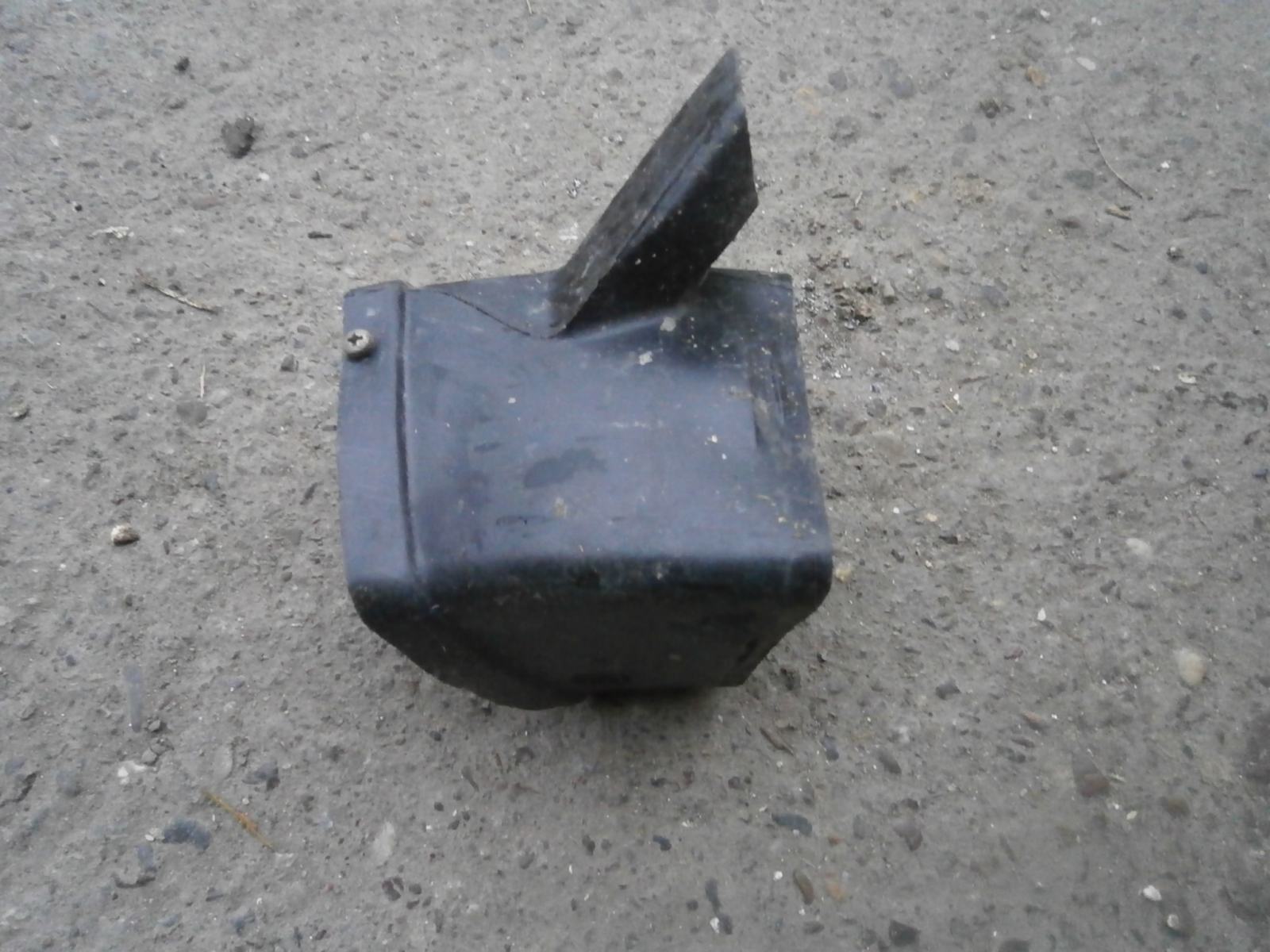 SPOJ VENTILACIJE NA MALOM HLADNJAKU AUDI 80