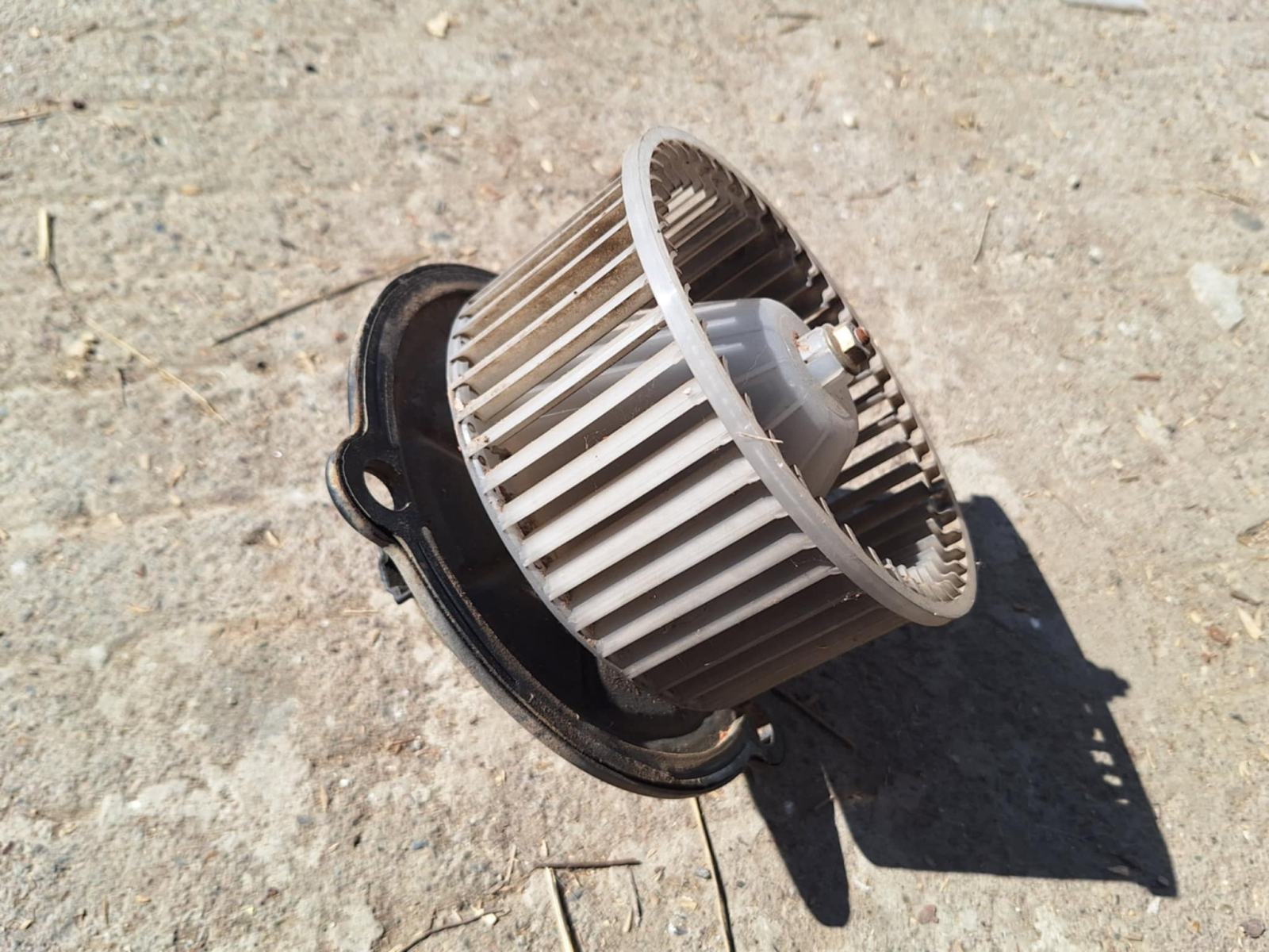 ventilator kabine kia pride 2000g.