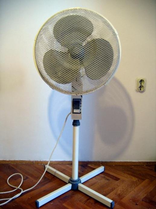 Veliki sobni ventilator
