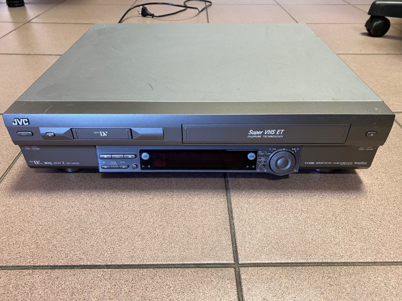 JVC SR-VS30 Mini DV / S-VHS VCR