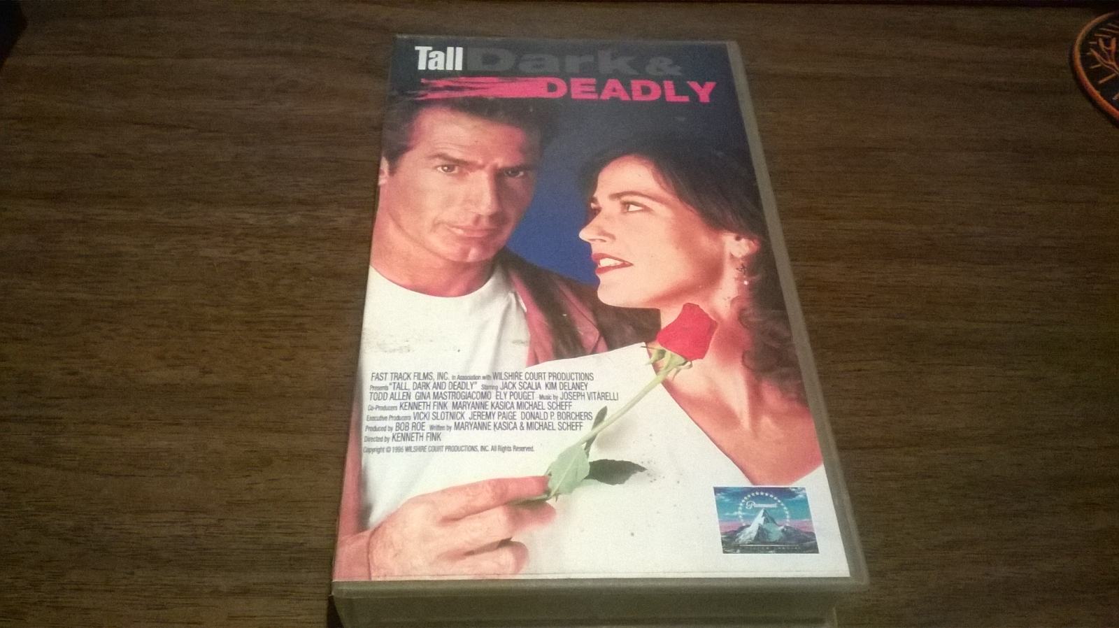 VHS TALL DARK & DEADLY RUŽE I SMRT