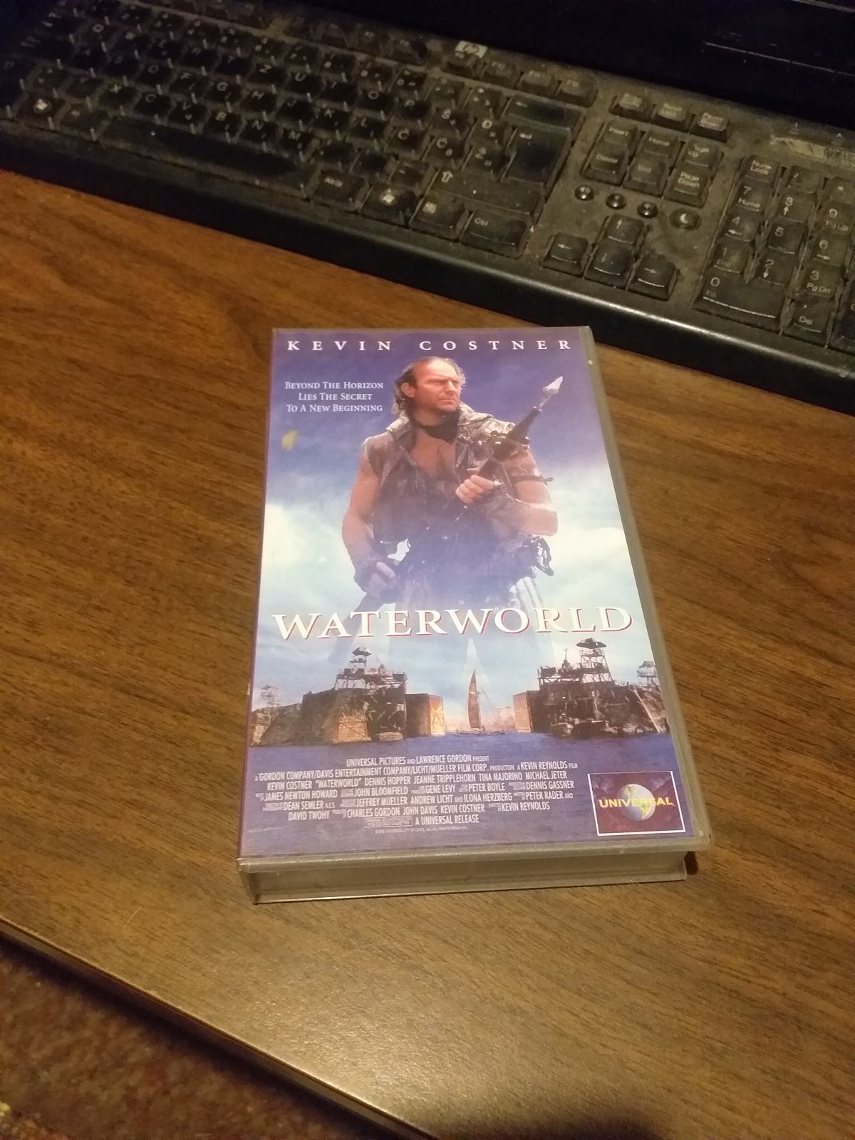 VHS WATERWORLD VODENI SVIJET KEVIN COSTNER