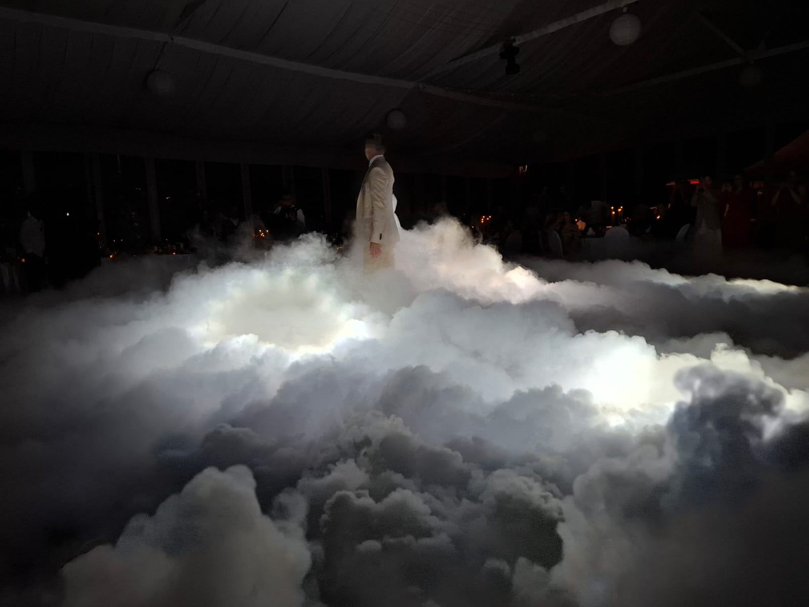 Mašina za niski dim i ples po oblacima(suhi led)