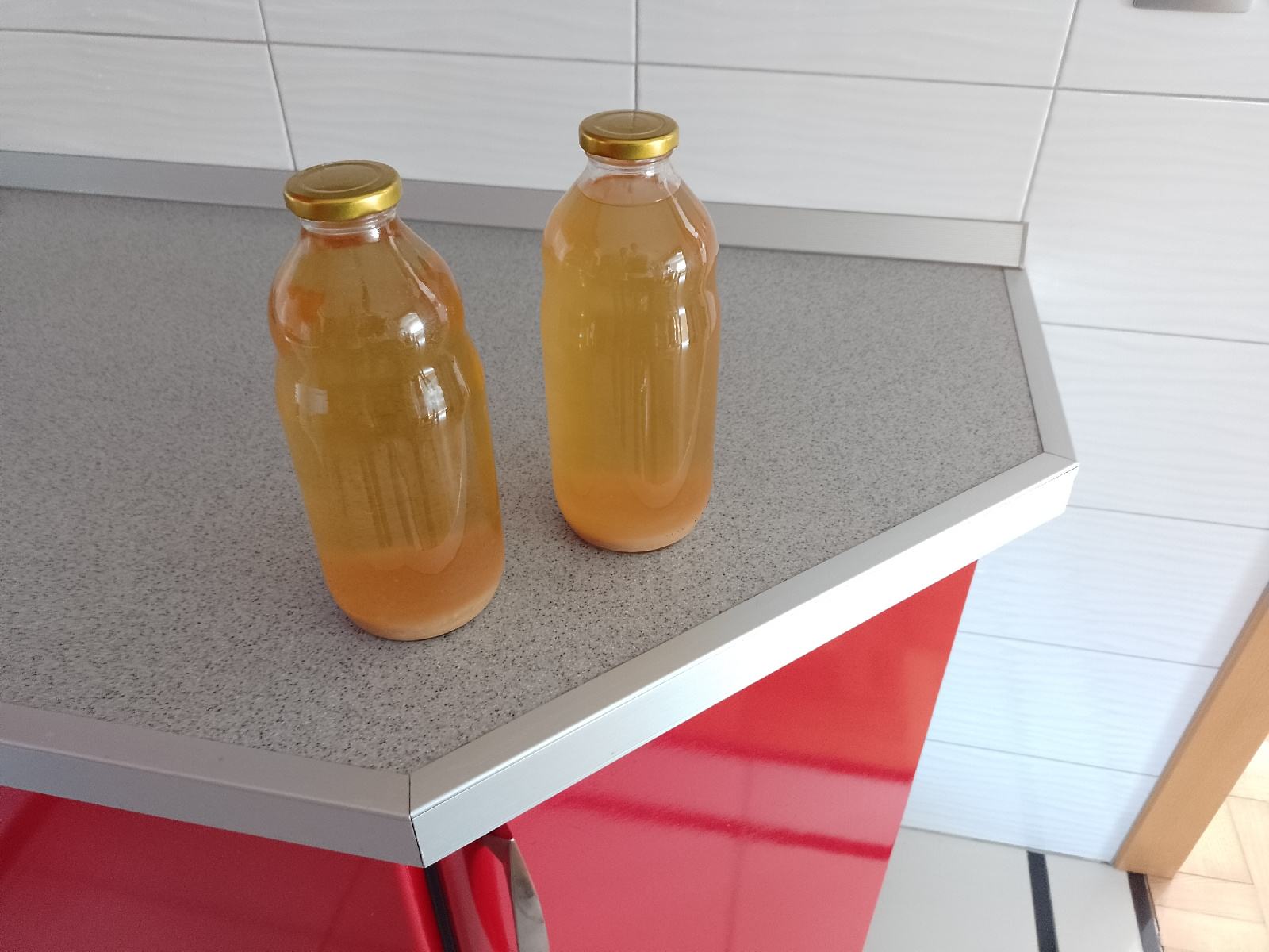 Domaći jabučni ocat