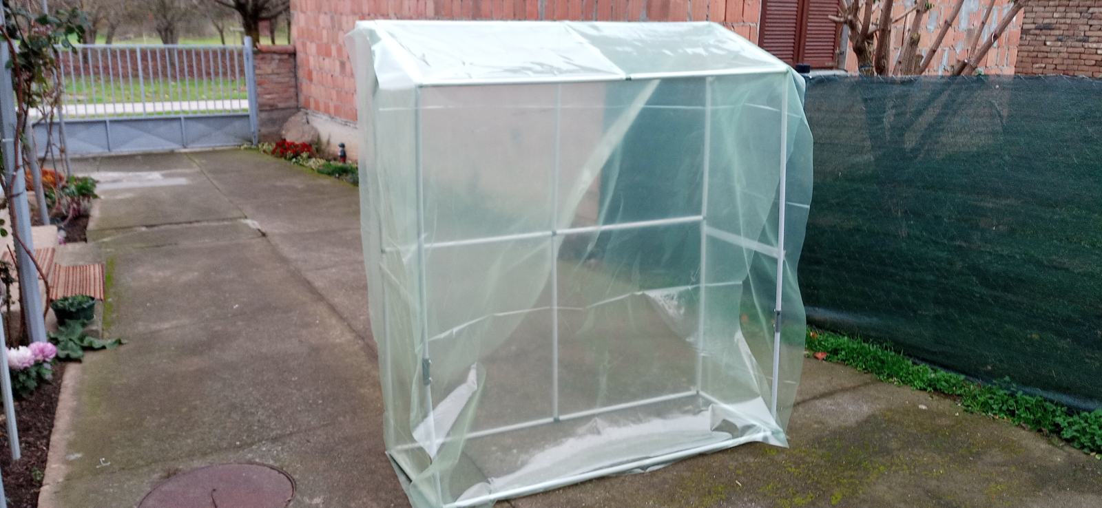 Mini plastenik