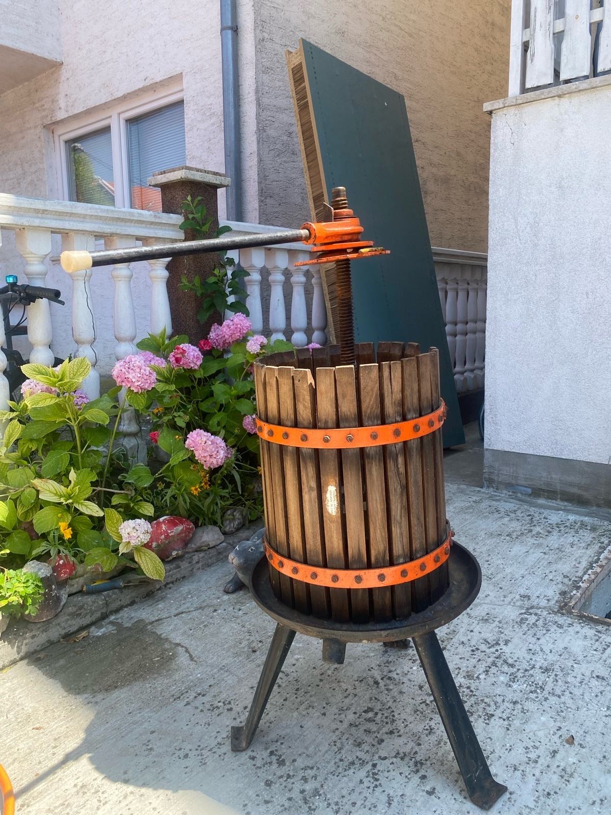 PREŠA ZA GROZDE I OSTALO