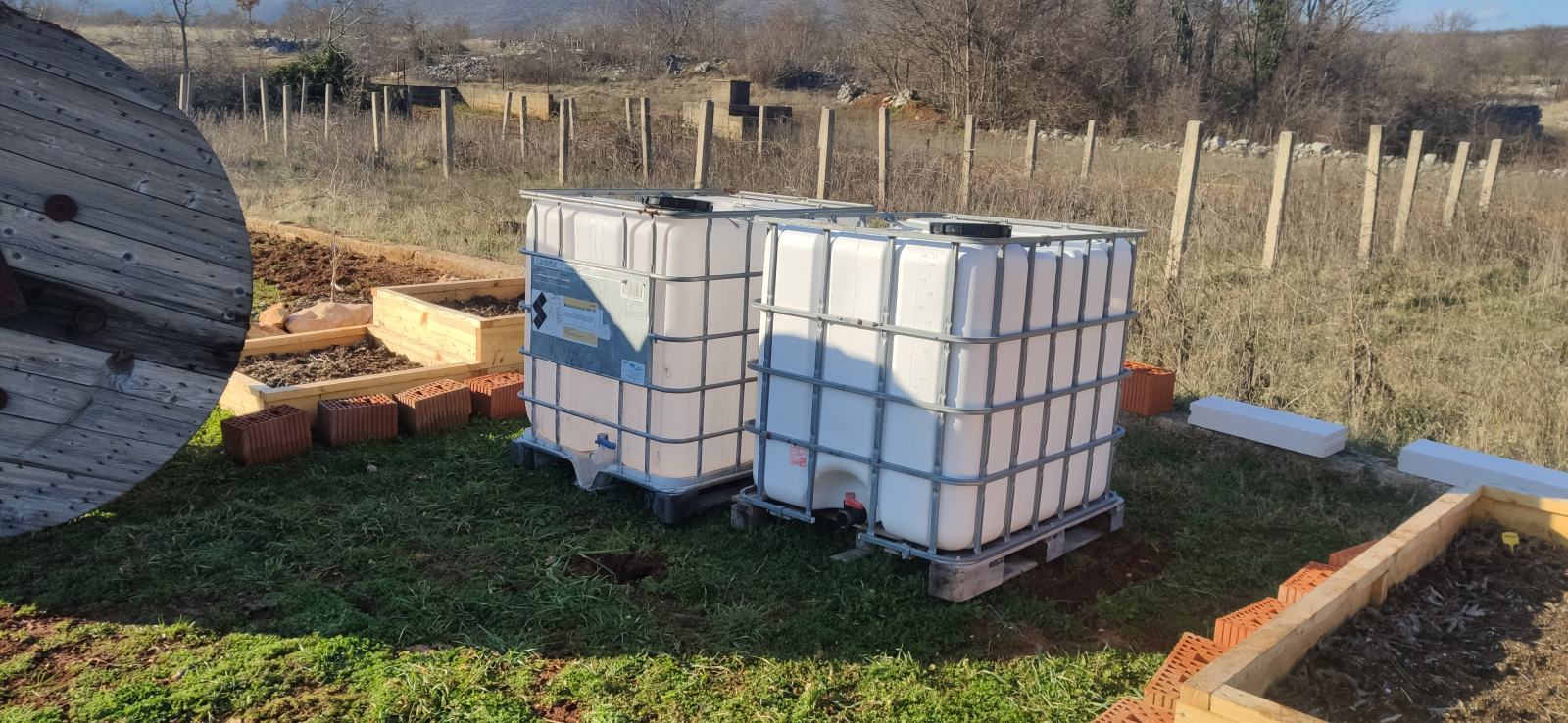 Spremnik za vodu 1000l, rabljeni - jedan ostao - sniženo