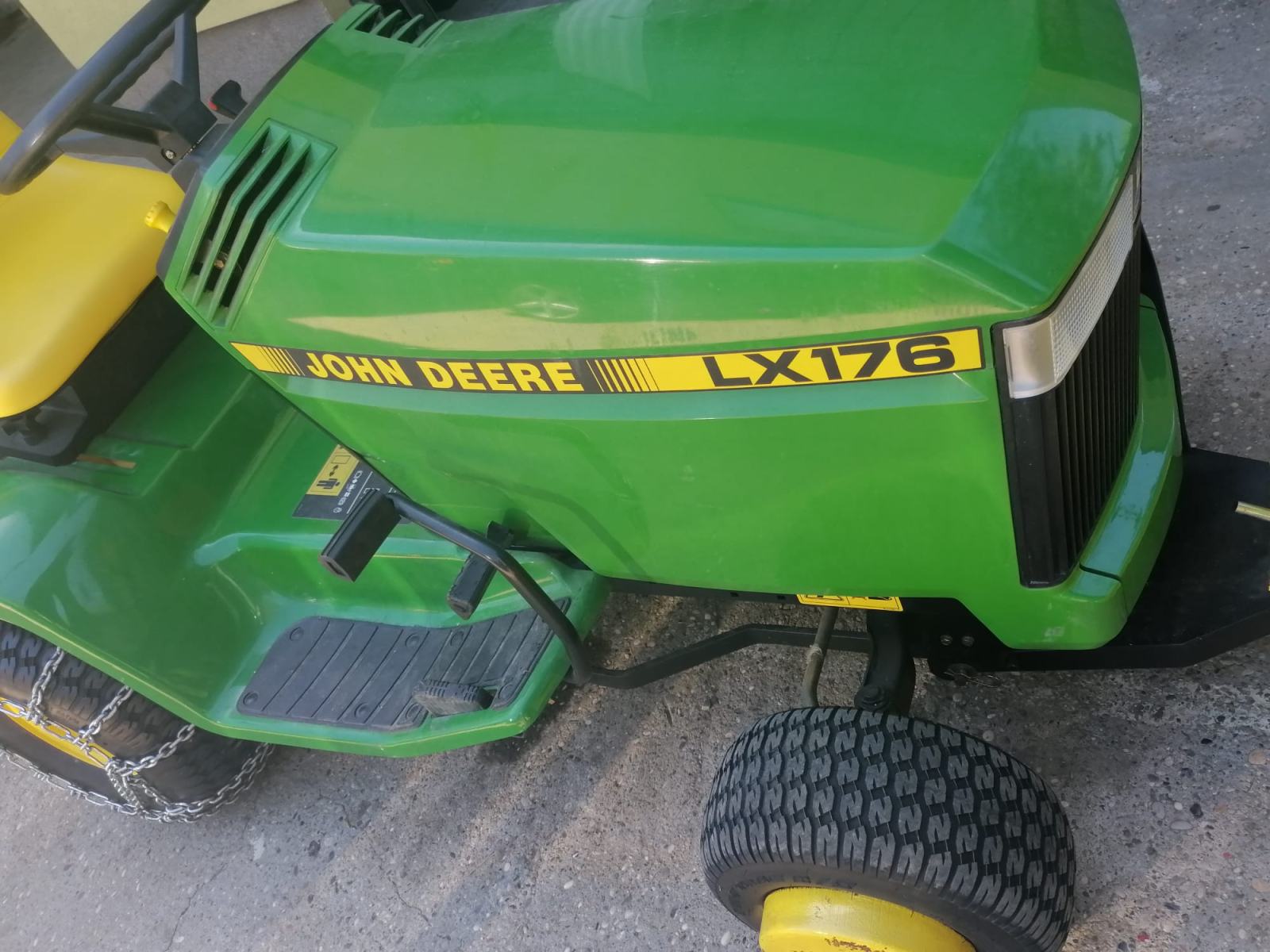 Kosilica John Deere LX 176,