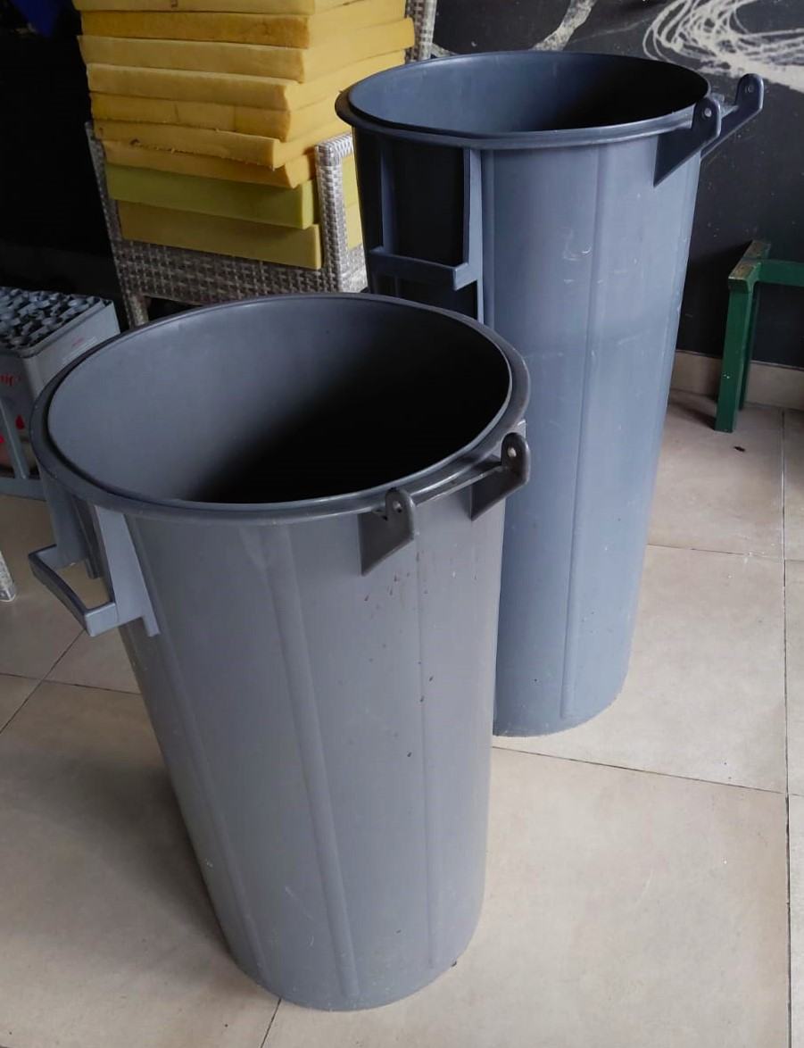 plastična kanta, kaca 2kom