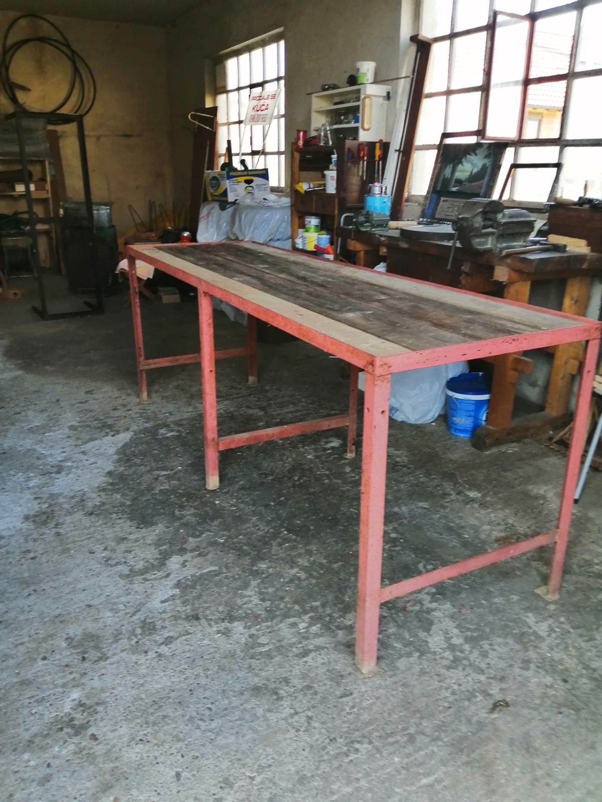 prodajem stalak ili policu za staklenik ili plastenik