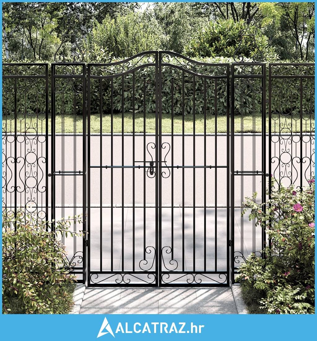 Vrtna vrata crna 121 x 8 x 150 cm od kovanog željeza - NOVO