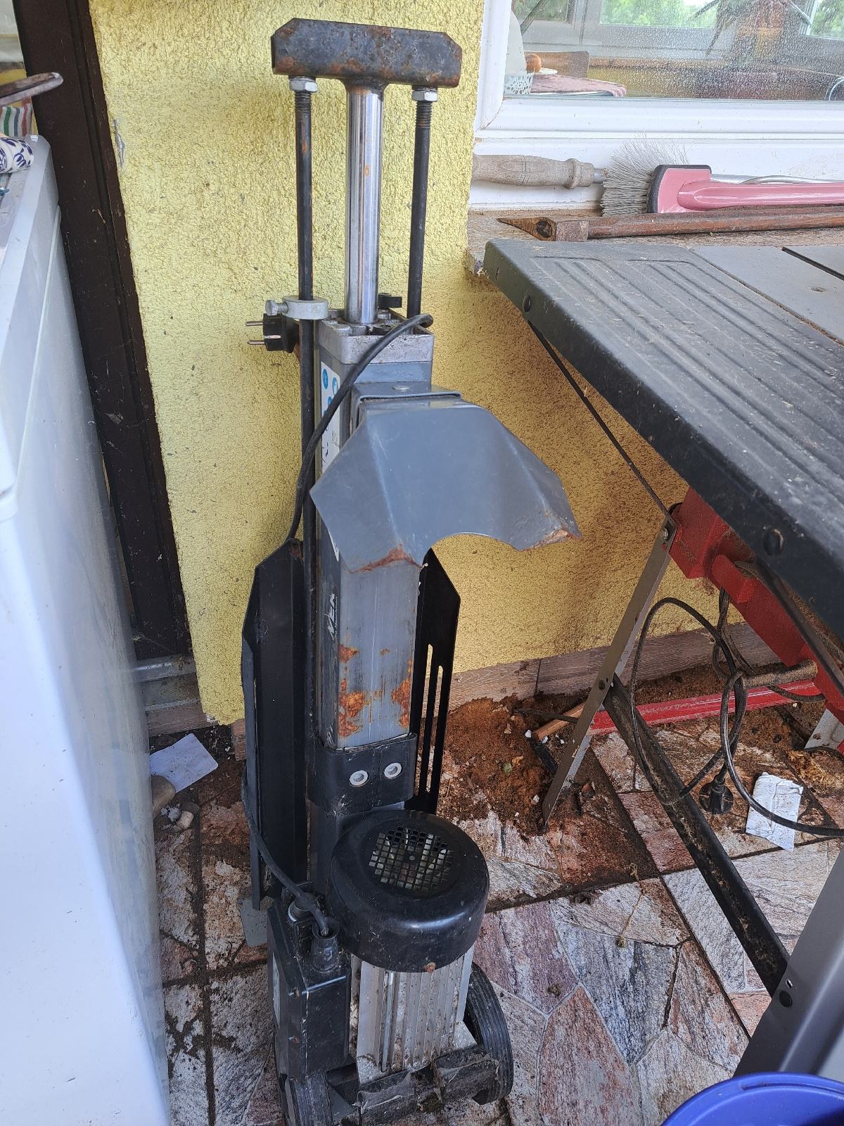 Elektricni kalac za drva