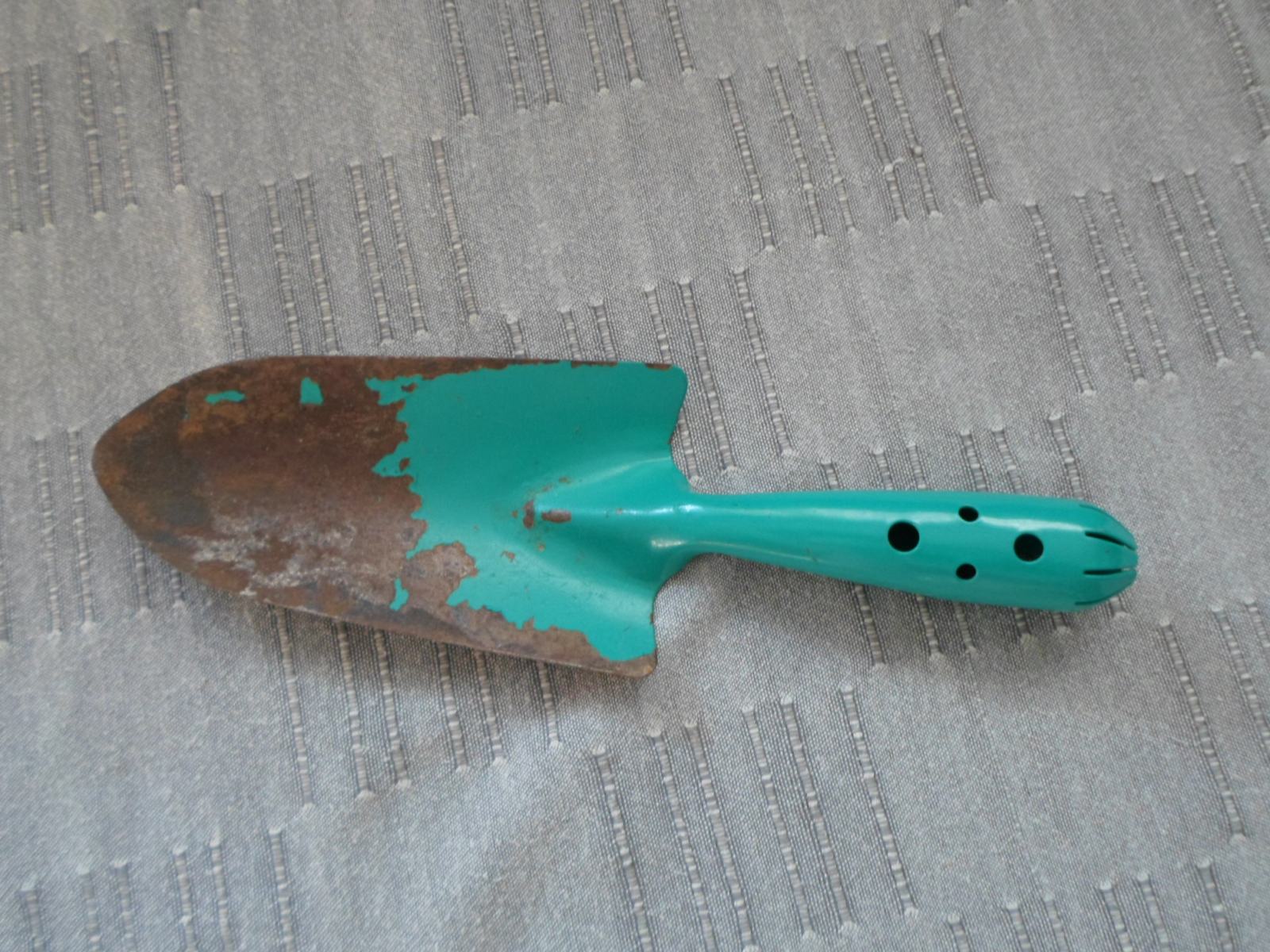 ostalo - metalna LOPATICA