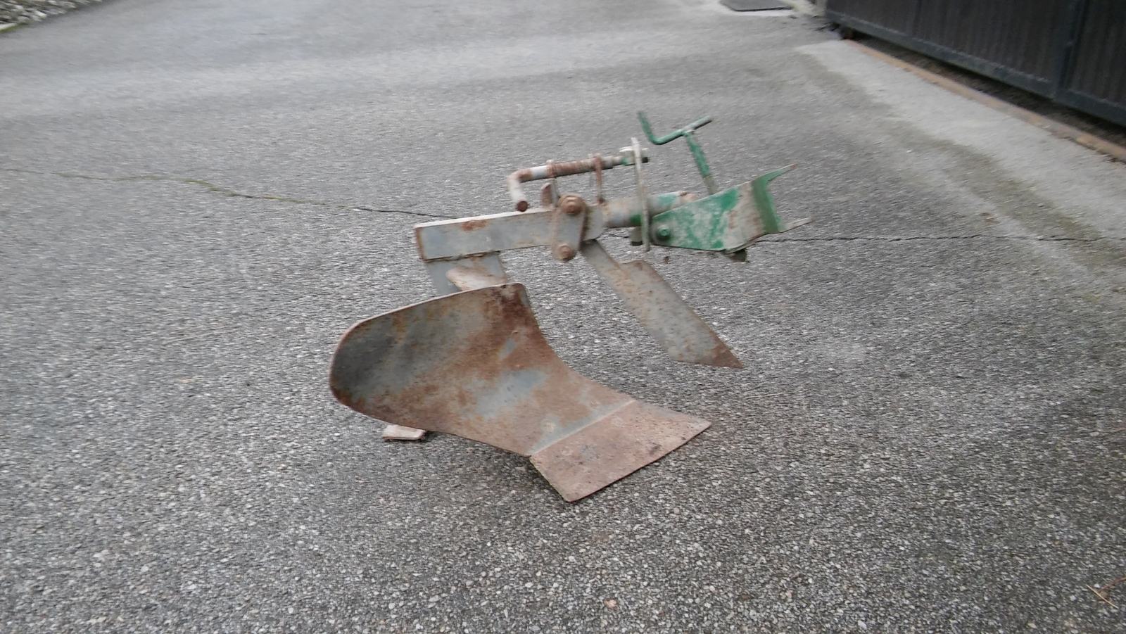 Plug za motokultivator